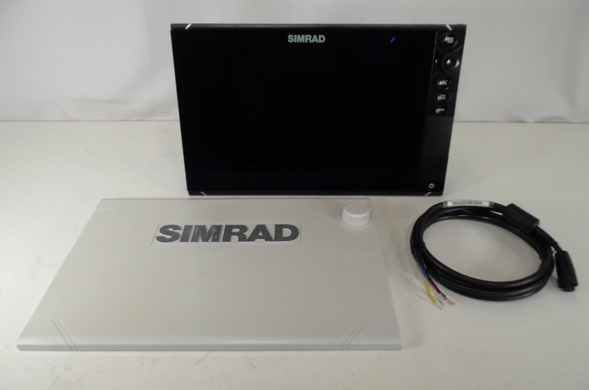 Simrad NSS12 Evo2 - 12″ Touchscreen MFD Chartplotter (Tested Good ...