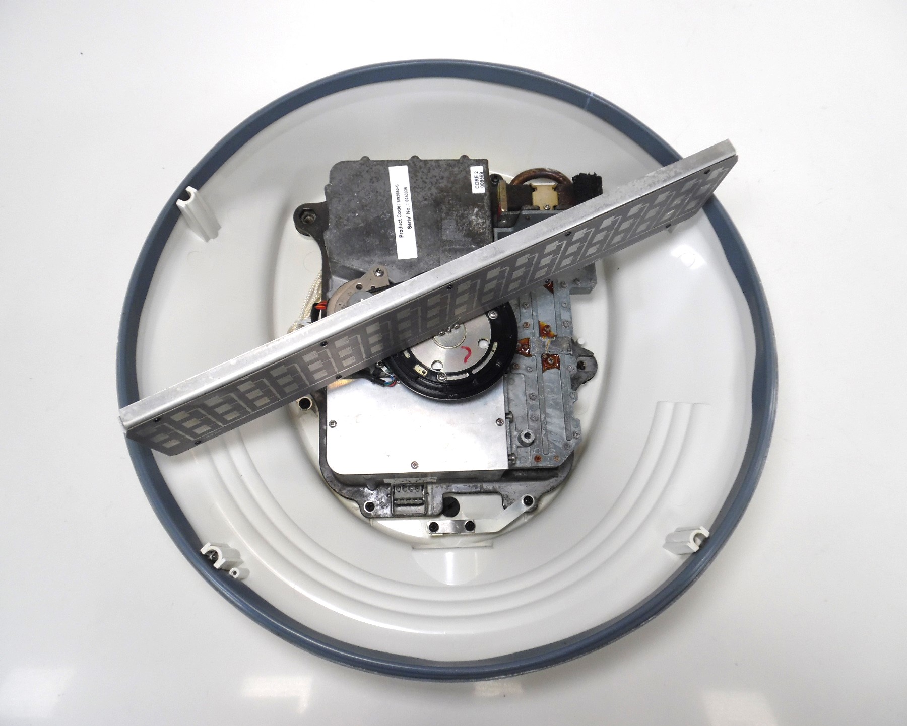 Raymarine - M92650-S - 2kW 18" Analog Radar *Radome ONLY* Tested / LOW ...