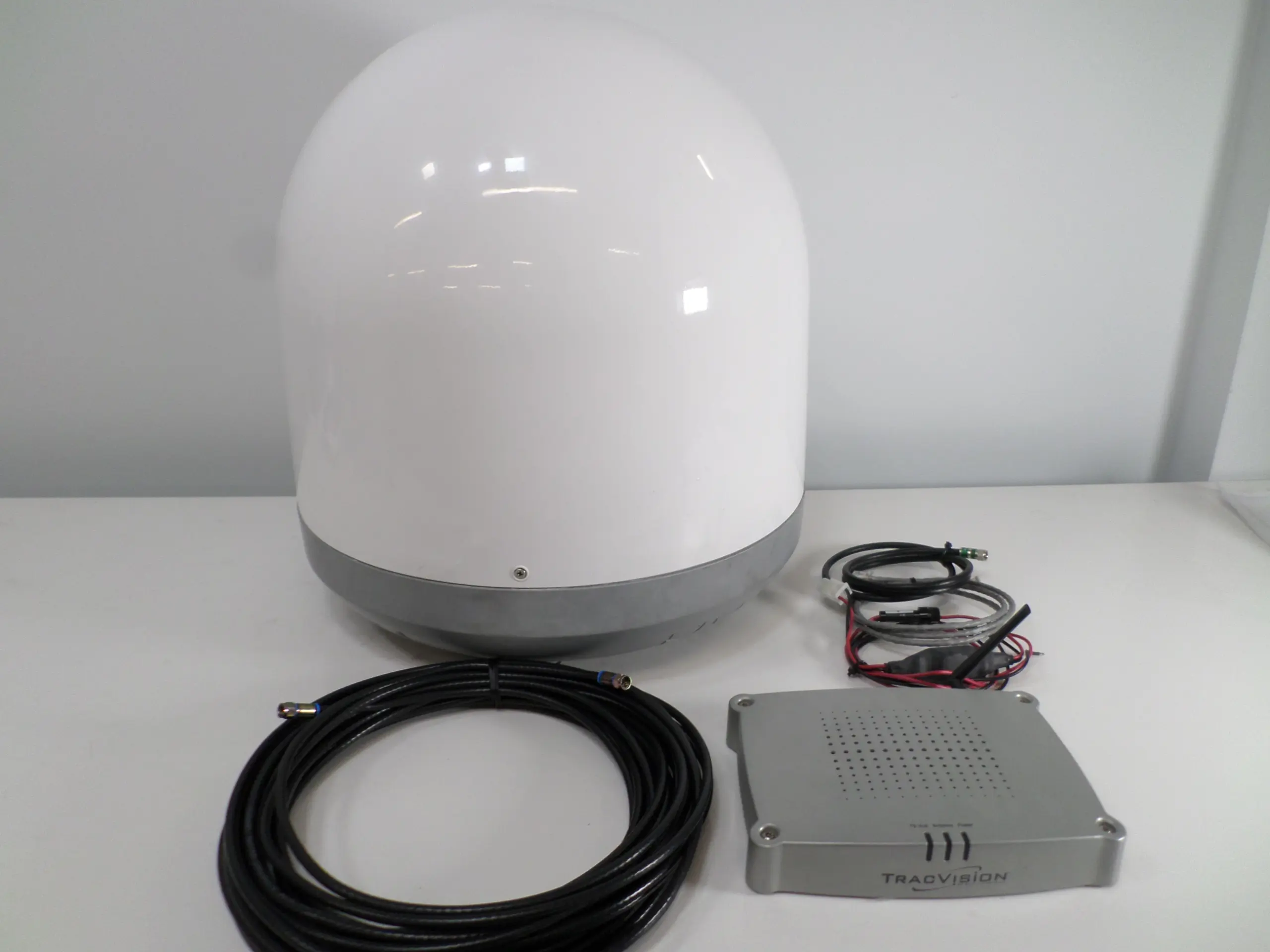 KVH TracVision TV5 Satellite Tracking System with Hub-B for Dish ...