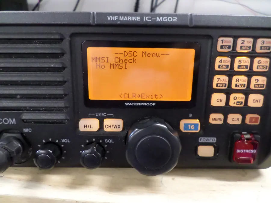 ICOM IC-M602 Marine DSC VHF Transceiver with Detachable Mic - Tested ...