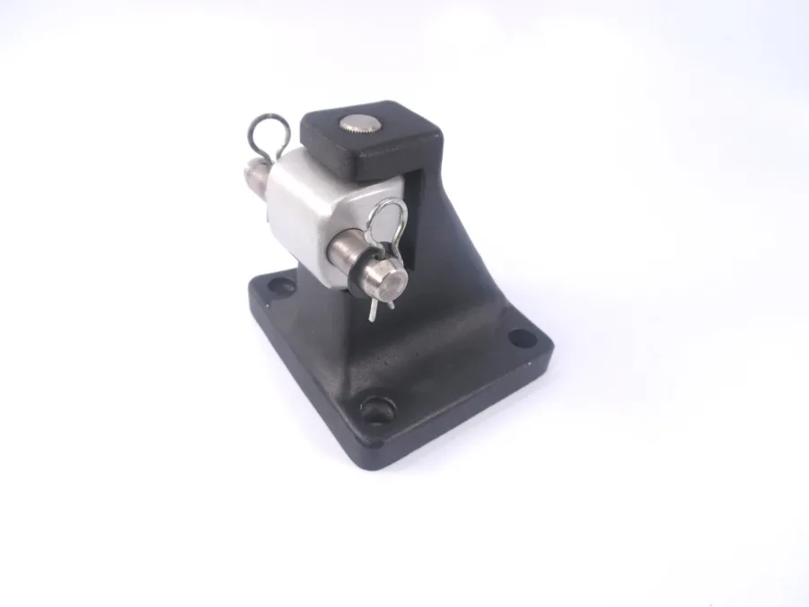 Raymarine Autopilot Linear Drive Mouting Foot R18144 - Max Marine ...