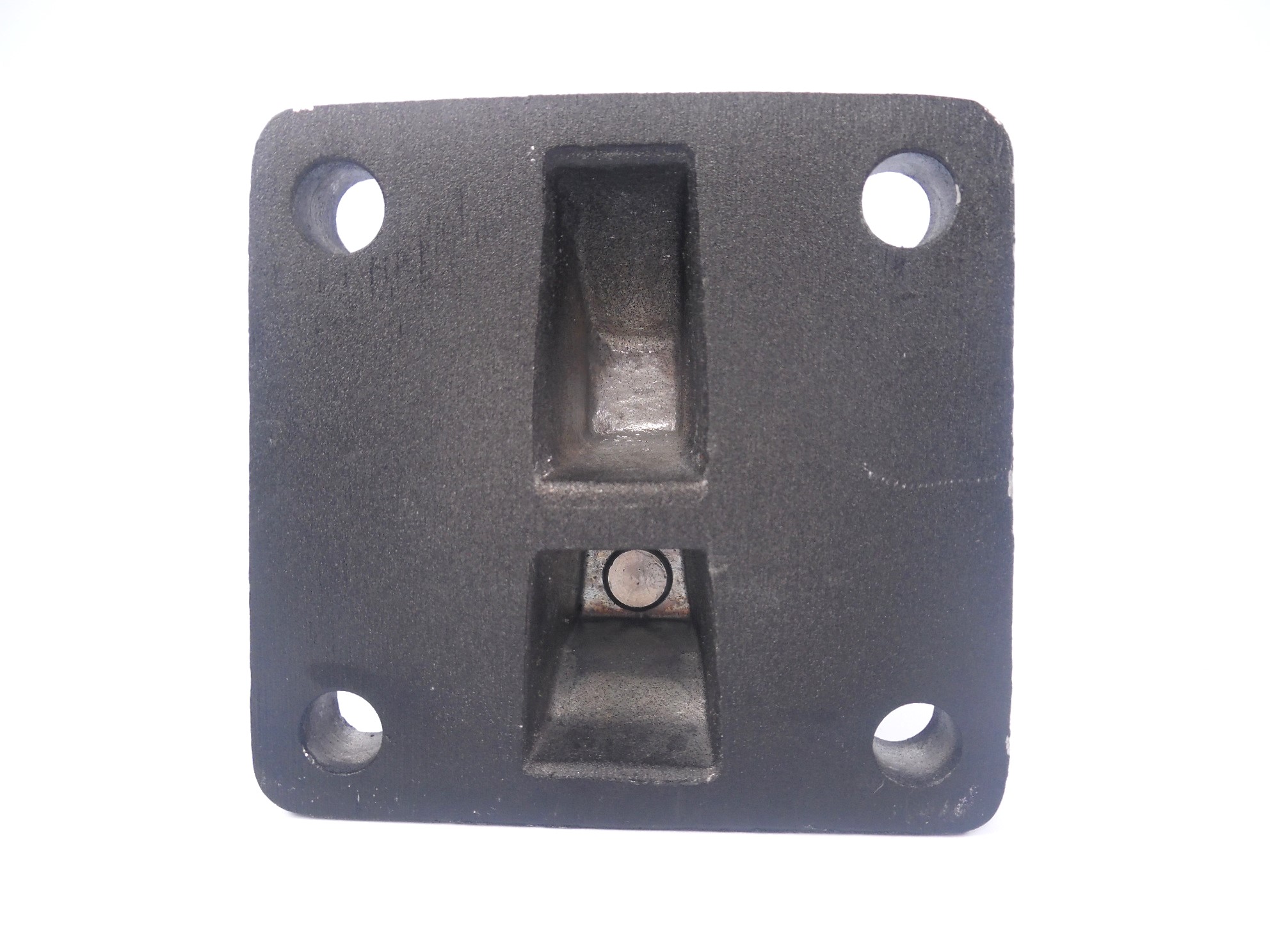 Raymarine Autopilot Linear Drive Mouting Foot R18144 - Max Marine ...