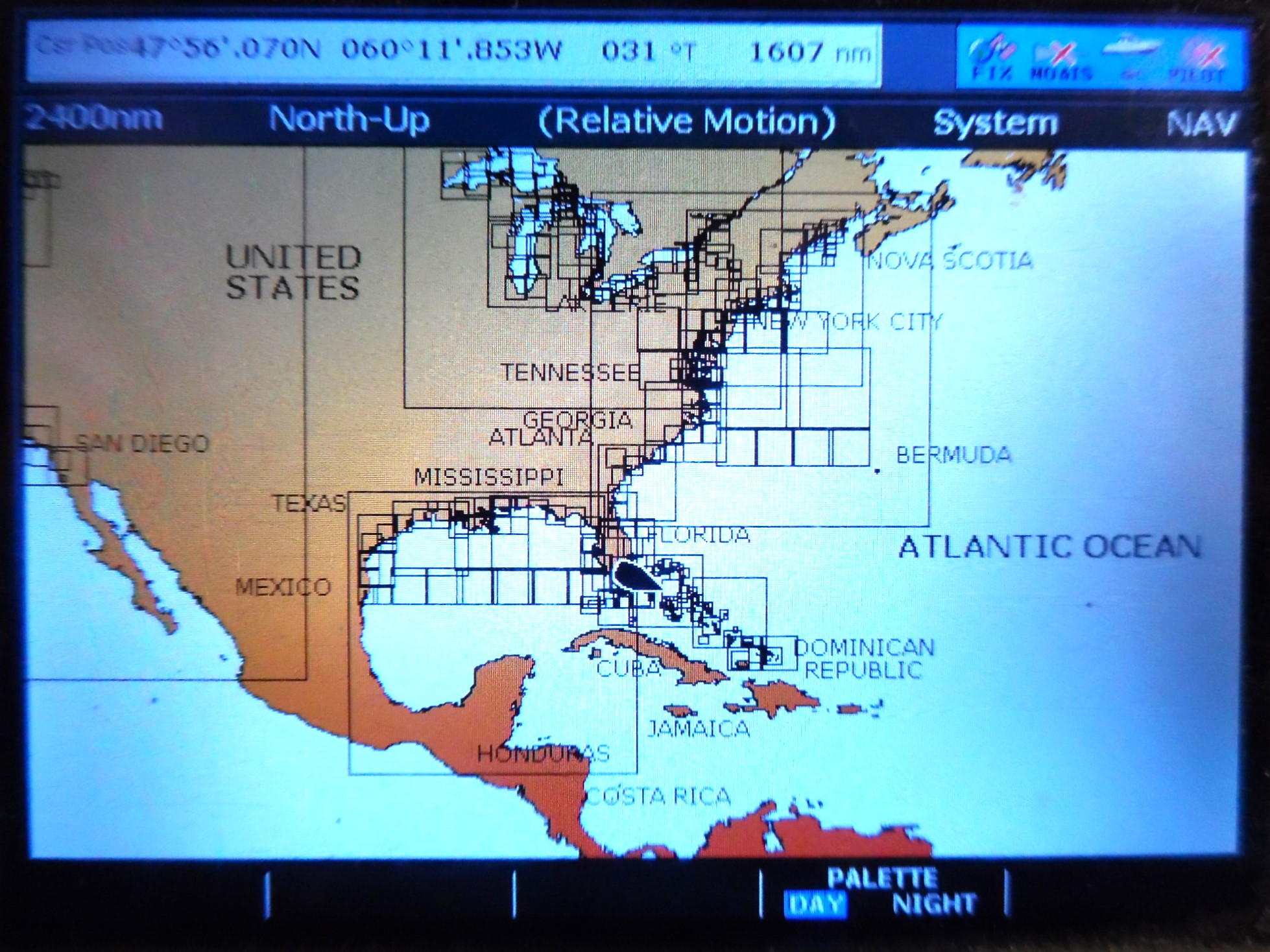 Raymarine A50D Chartplotter E62186 Sounder/Preloaded Maps Tested 90 Day ...