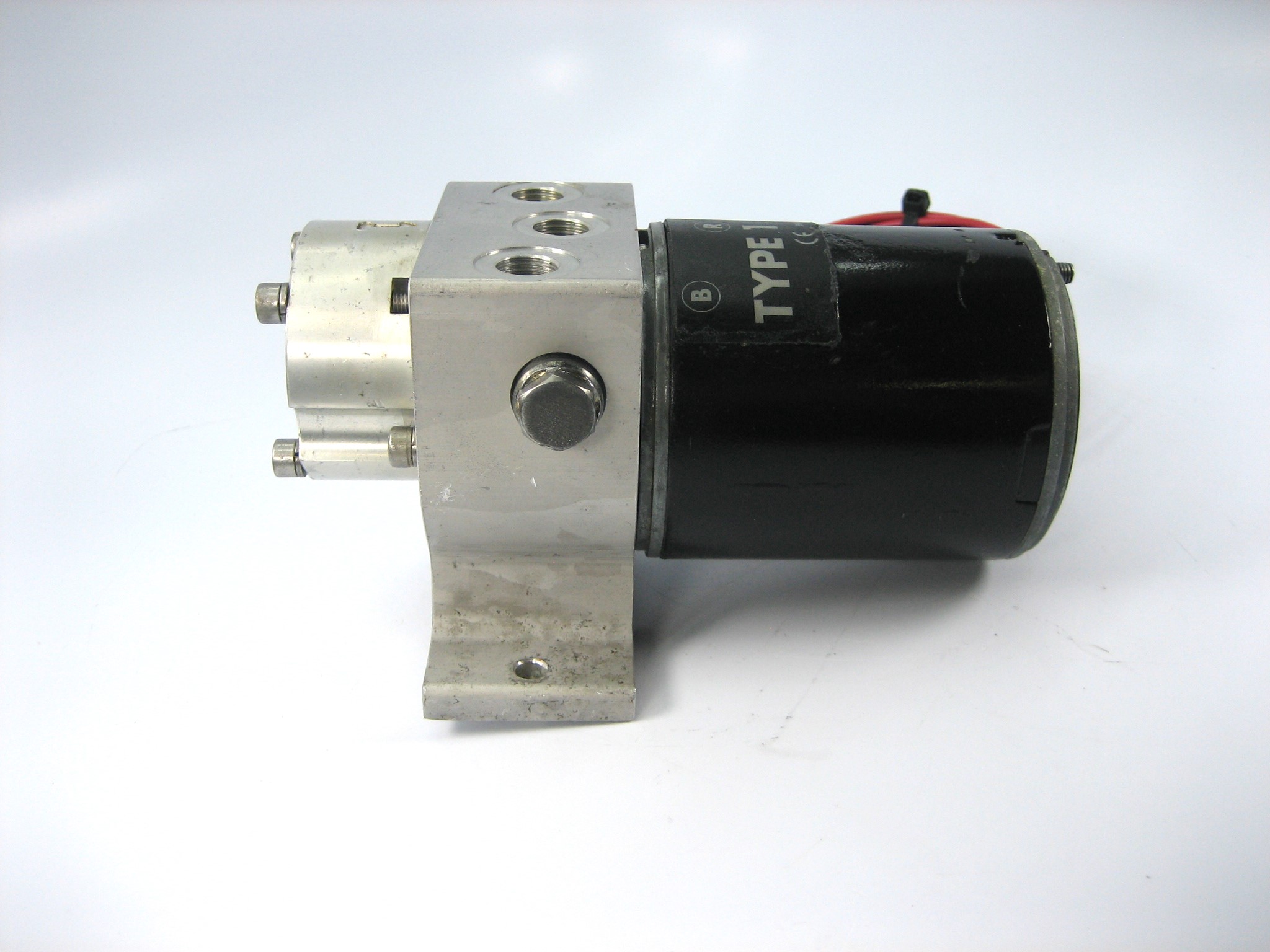 Raymarine M81120 Type 1 12V Reversible Hydraulic Autopilot Pump - Max ...