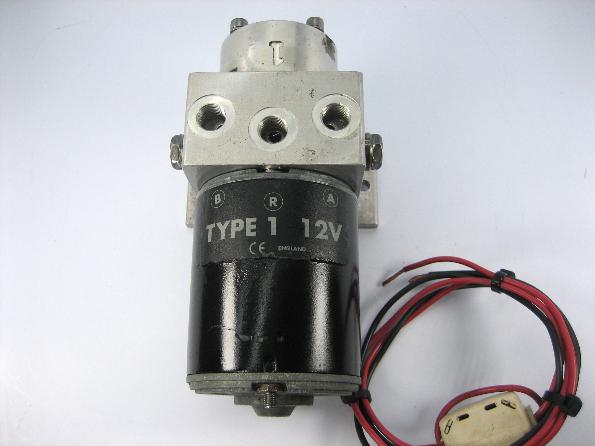 Raymarine M81120 Type 1 12V Reversible Hydraulic Autopilot Pump - Max ...