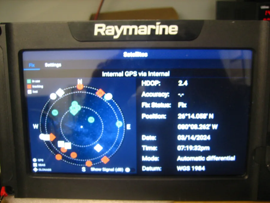 Raymarine Element 9HV Chartplotter/GPS/Fishfinder Combo Unit w/HV-100 ...
