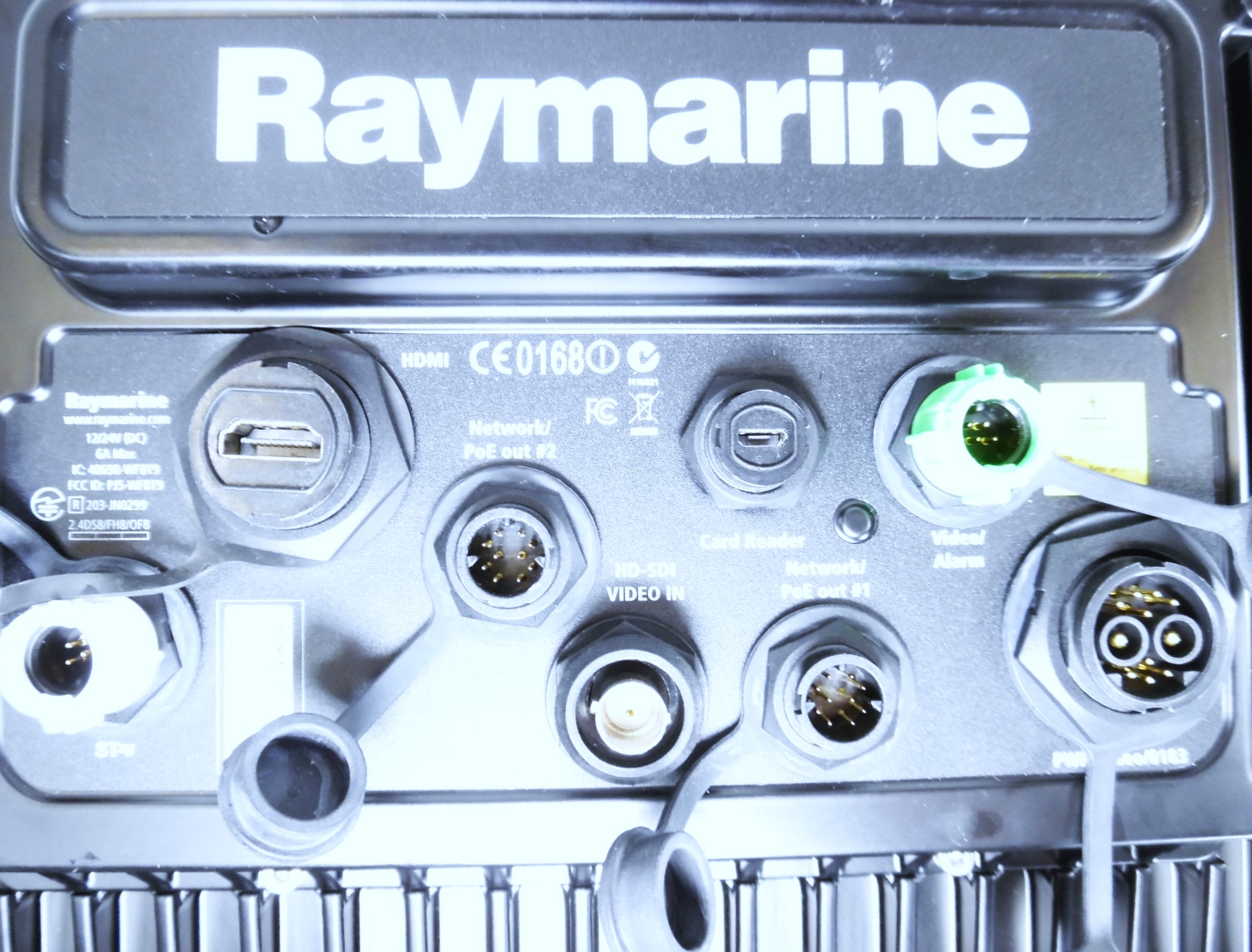 Raymarine gS195 E70213 19" Touchscreen Chartplotter Tested 90 Day ...