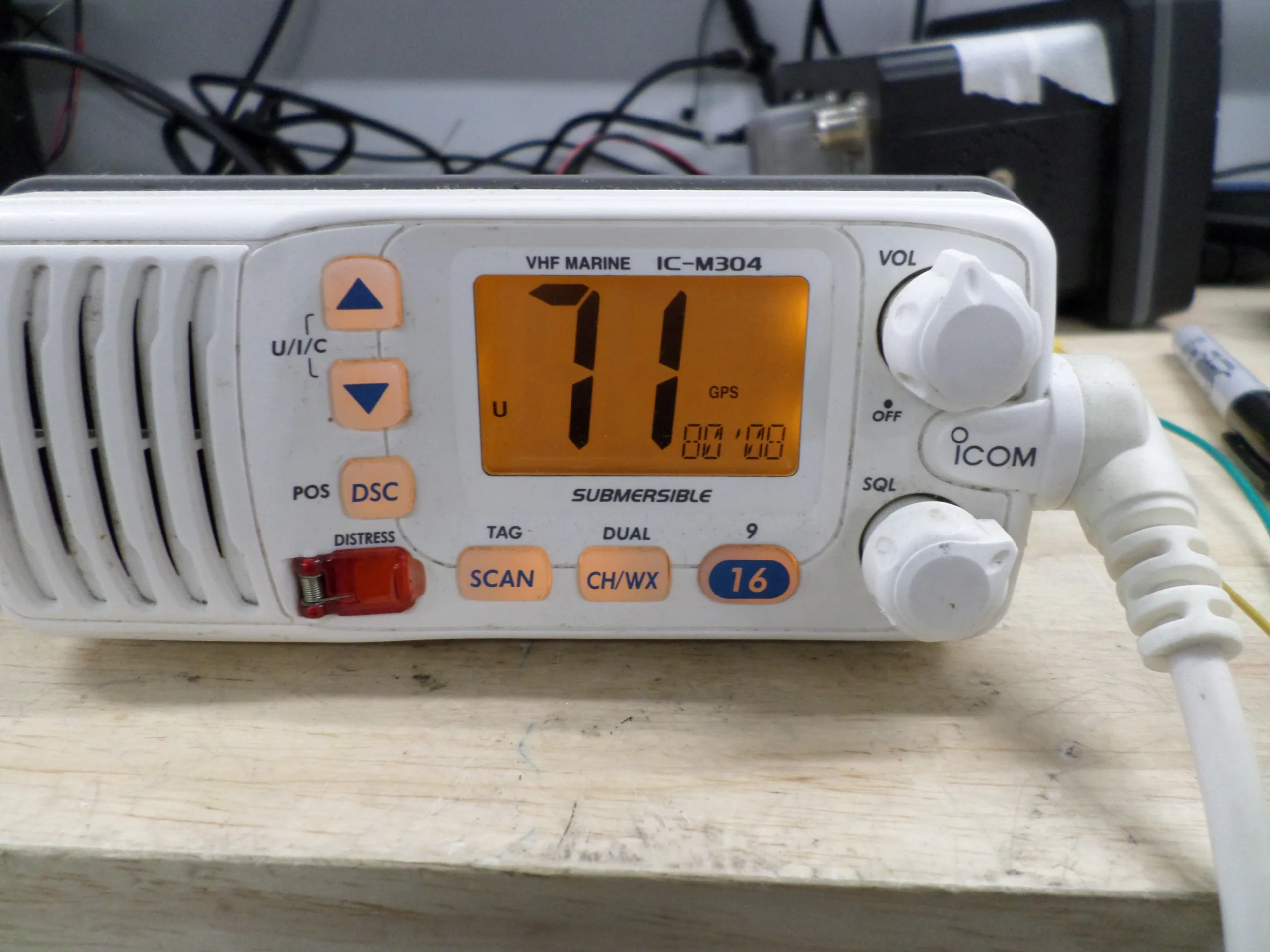 Icom IC-M304 Compact Marine DSC VHF Radio - Tested - Max Marine Electronics