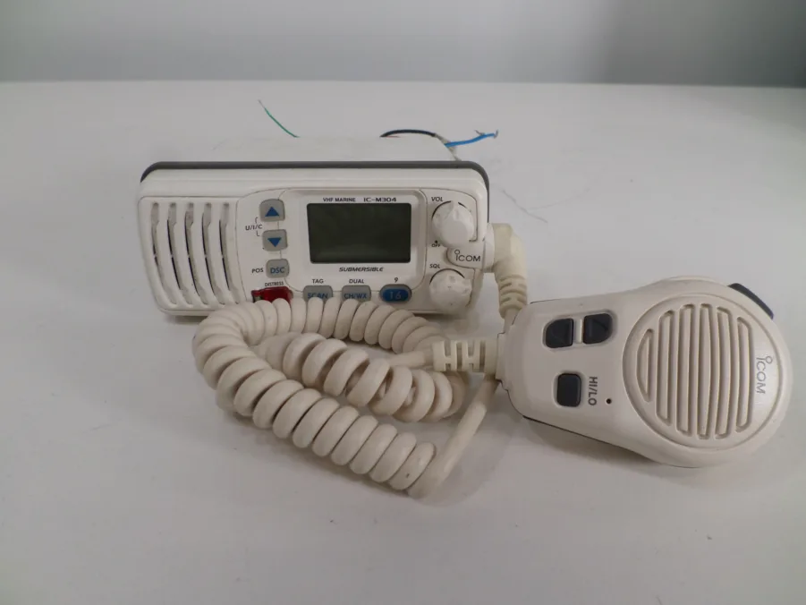 Icom IC-M304 Compact Marine DSC VHF Radio - Tested - Max Marine Electronics