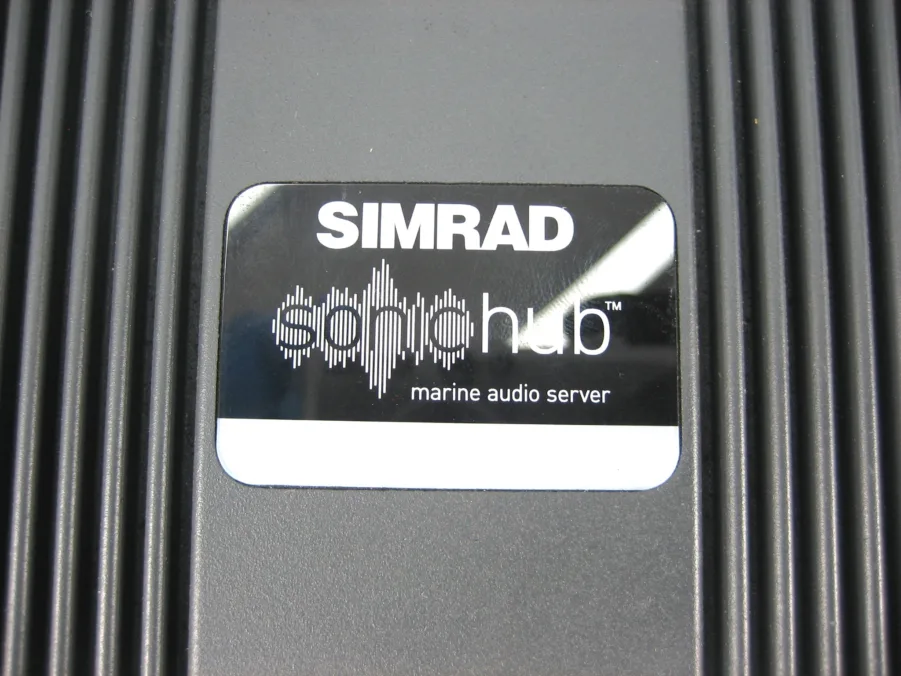 Simrad Lowrance SonicHub AM/FM USB Marine Entertainment System - Max ...