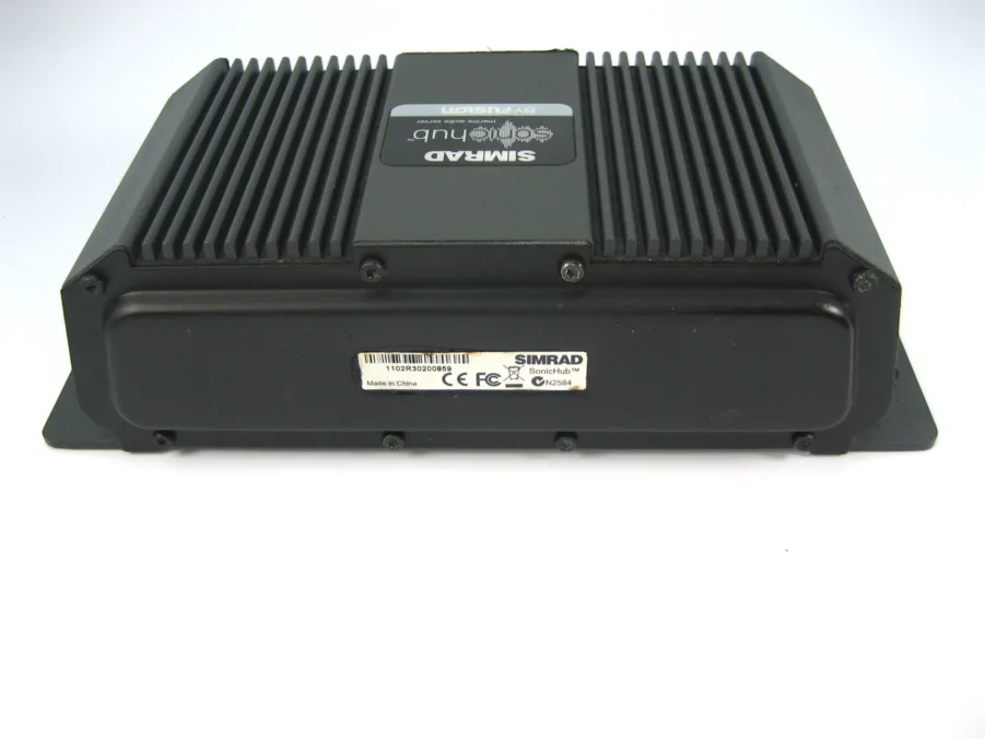 Simrad Lowrance SonicHub AM/FM USB Marine Entertainment System - Max ...