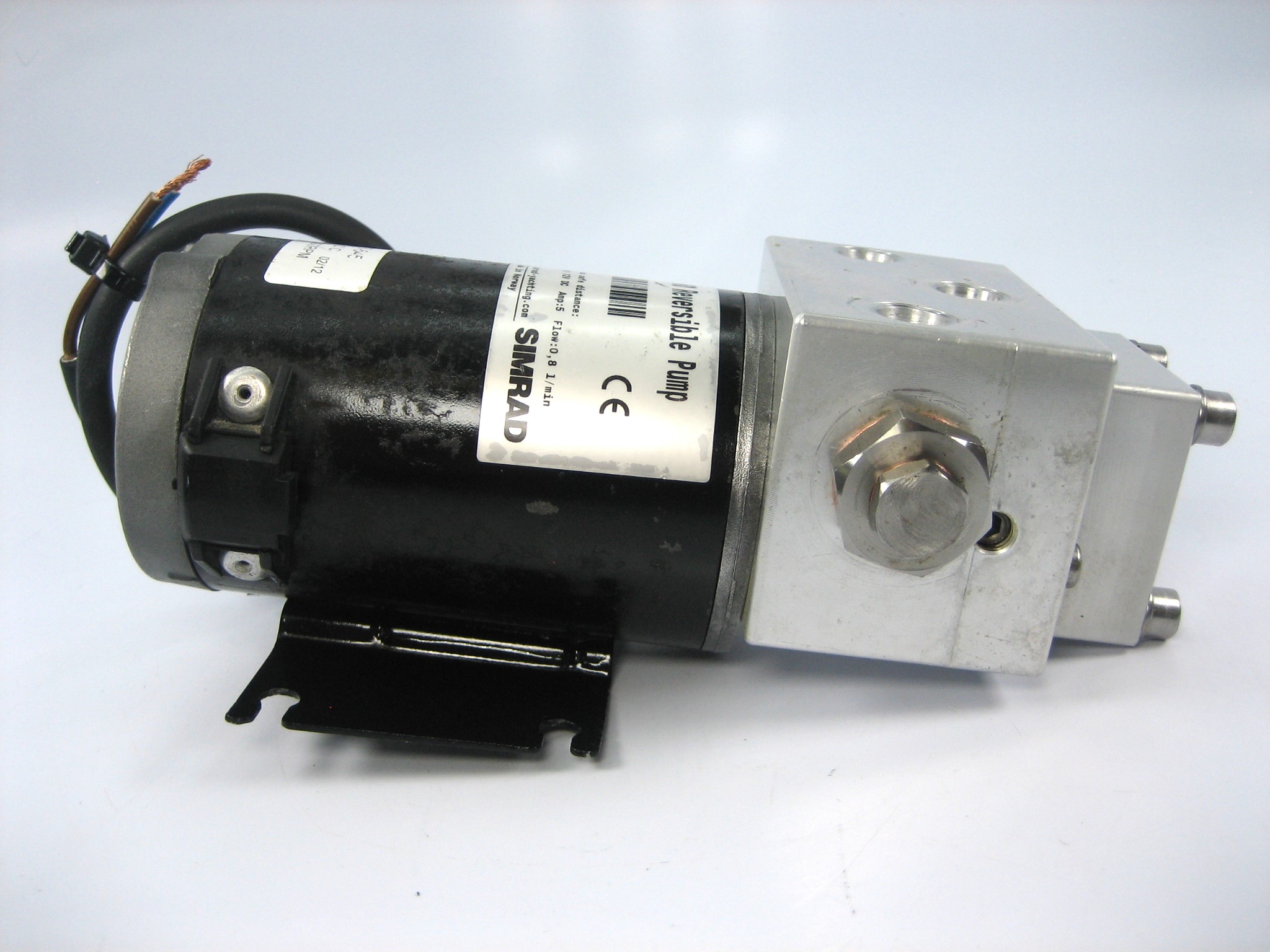 Simrad RPU80 12V Hydraulic Reversible Autopilot Pump - Max Marine ...