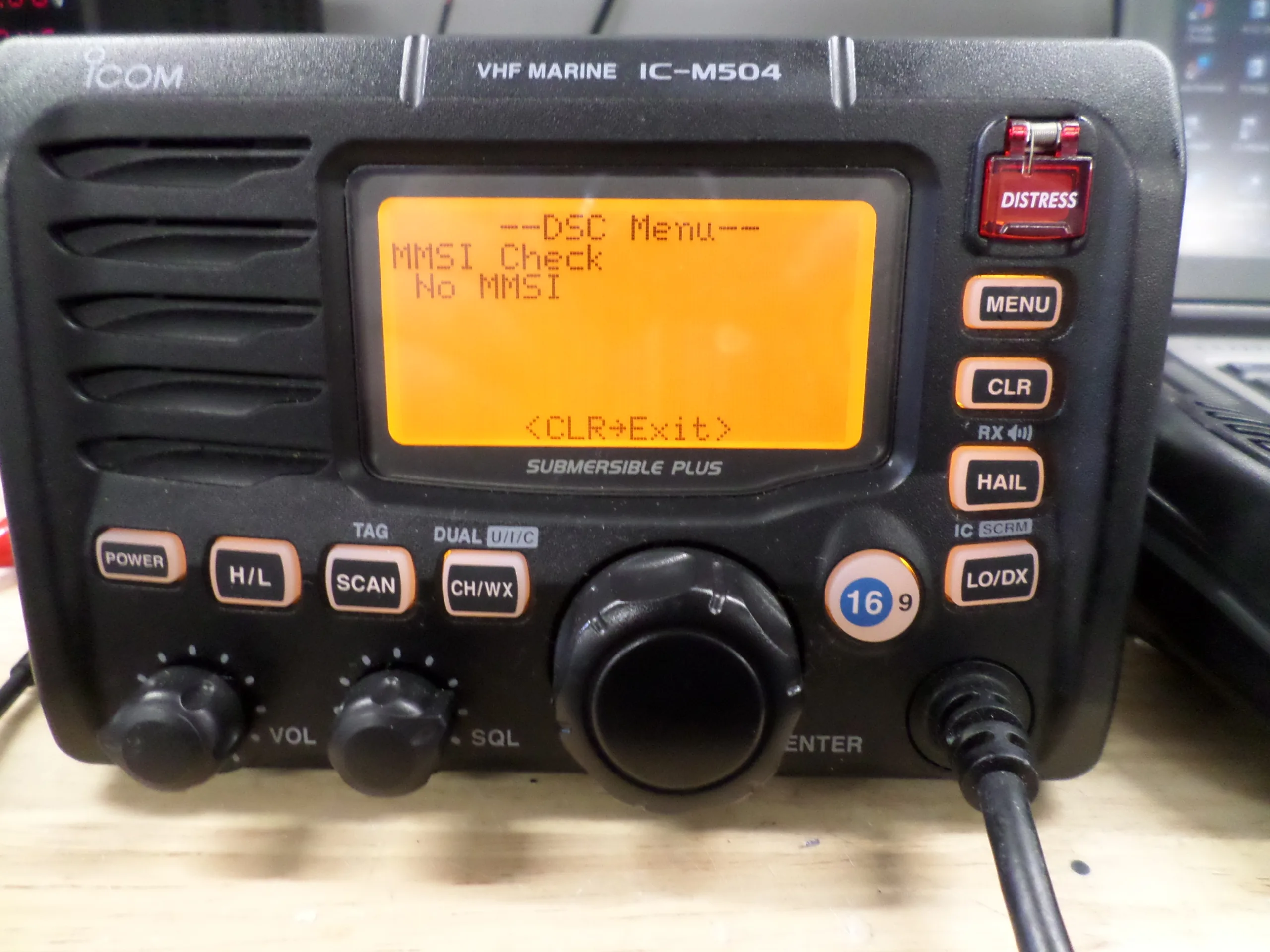ICOM IC-M504 DSC Marine VHF Transceiver with Attached Mic - Good ...