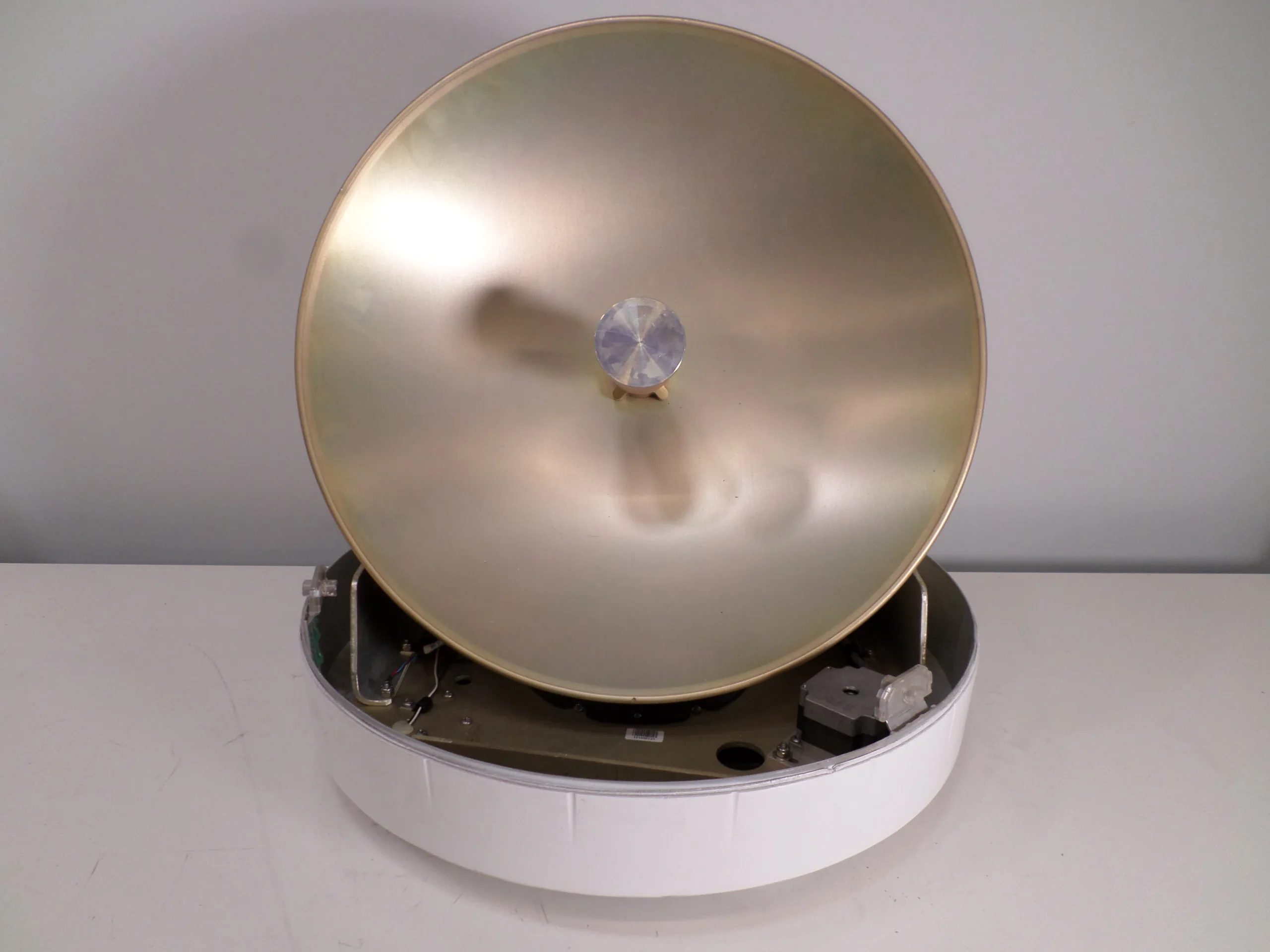 KVH TracVision M5 Satellite TV Tracking Antenna in Dome - Thoroughly ...