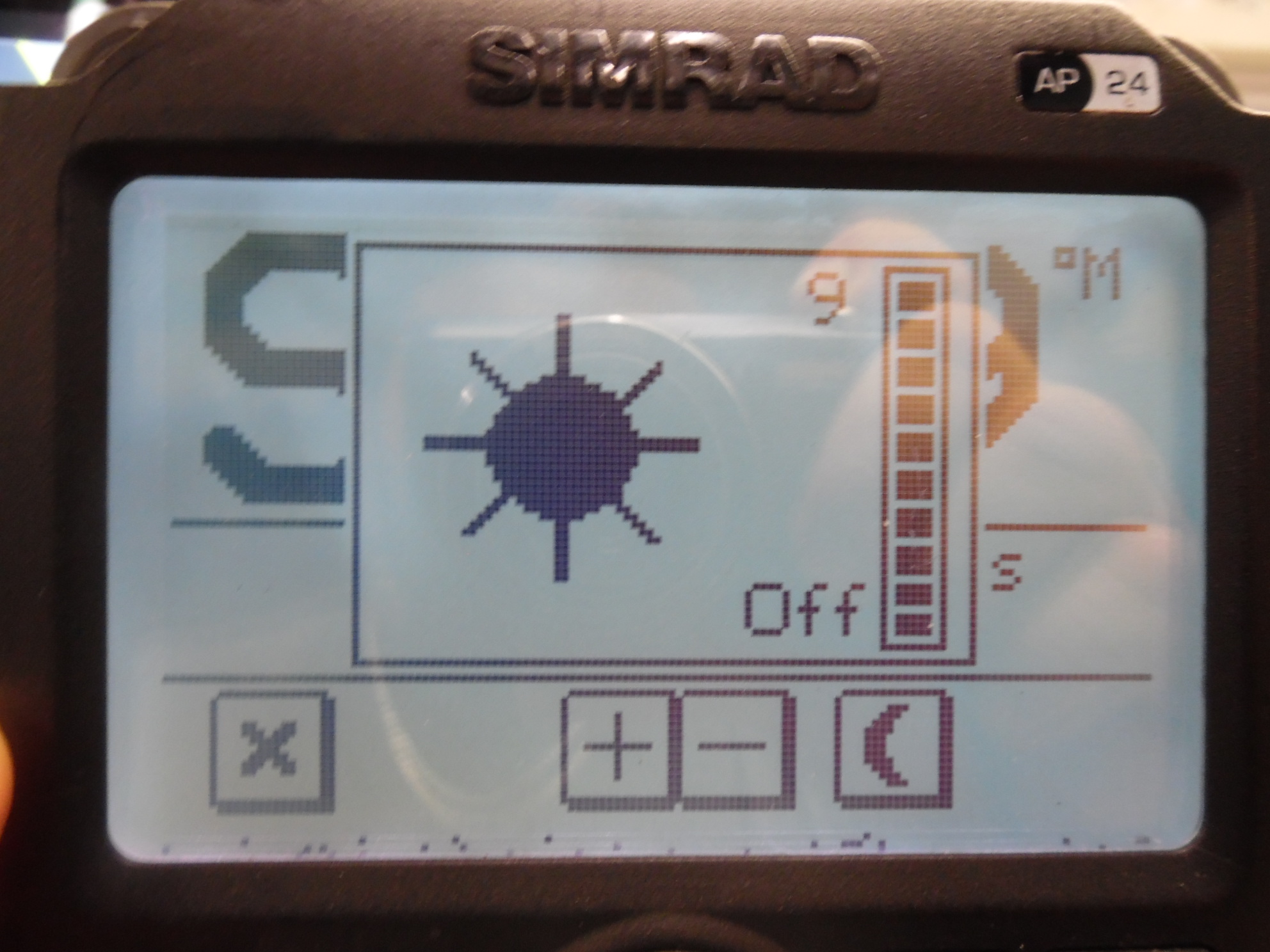 Simrad AP24 Autopilot Control Head 22096614 - Max Marine Electronics
