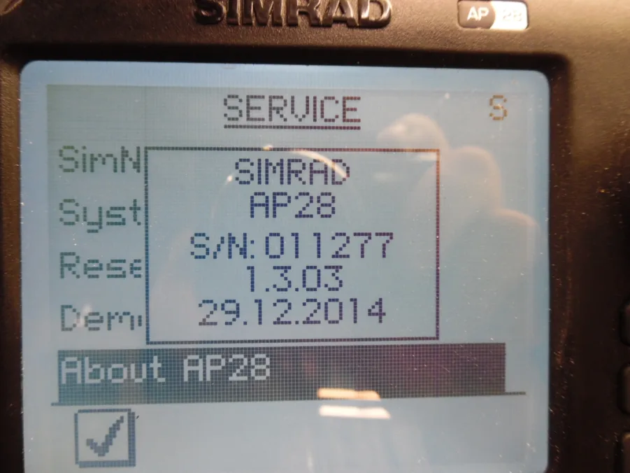 Simrad AP28 Autopilot Control Head 22096622 - Max Marine Electronics