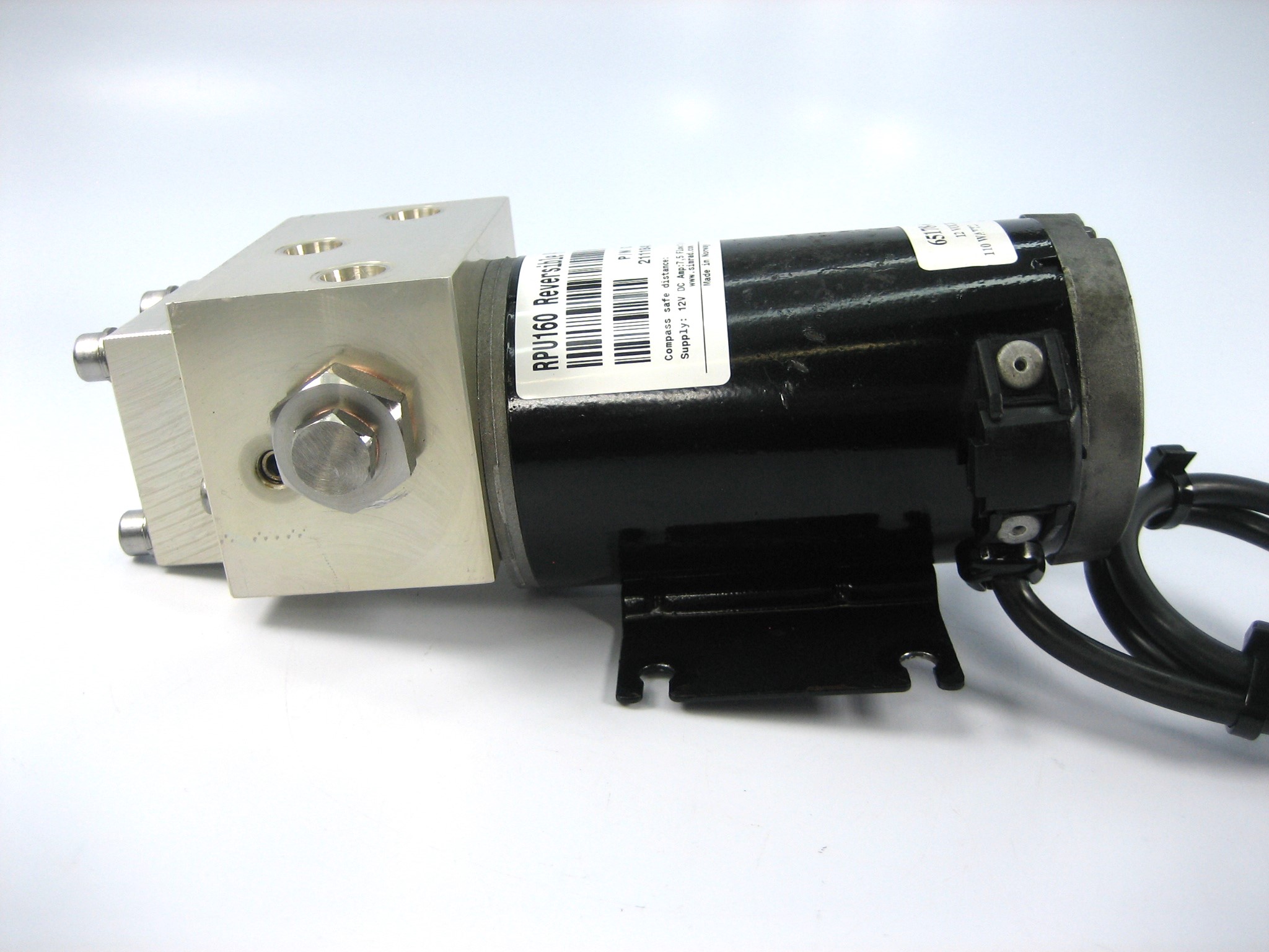 Simrad RPU160 12V Reversible Hydraulic Autopilot Pump - Max Marine ...
