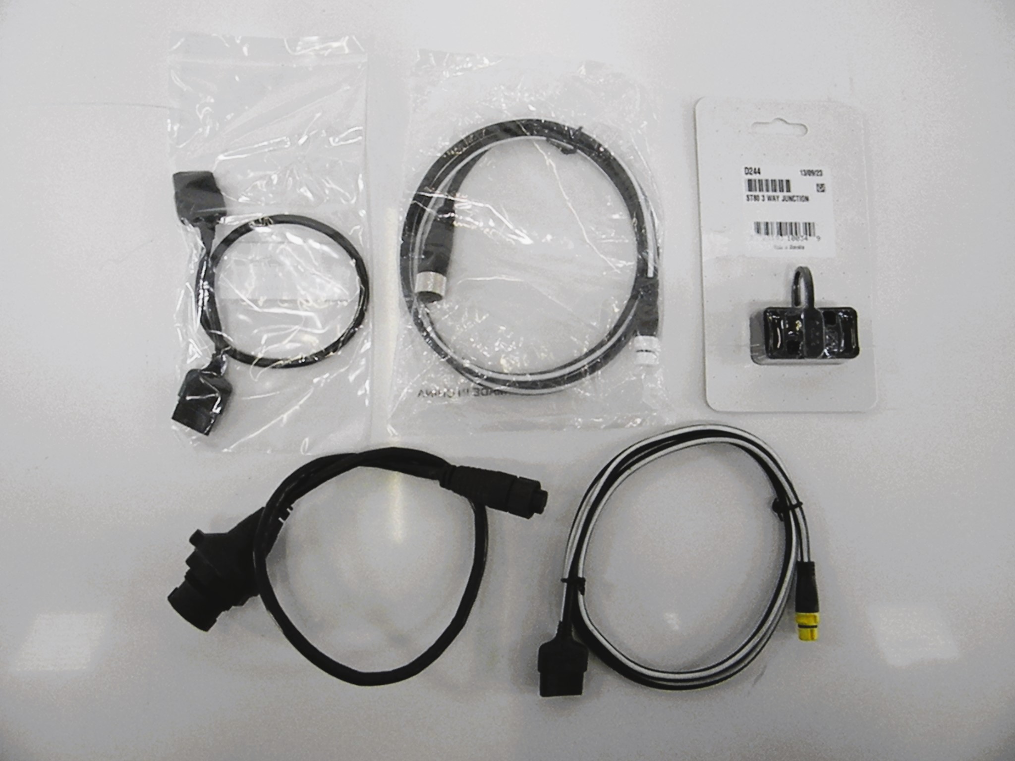 Raymarine Cable Assortment - D244, D230, A06073, A06045 & A80160 - Max ...