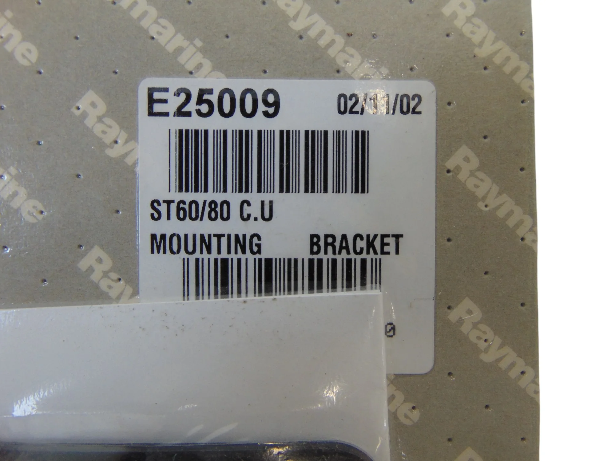 Raymarine - E25009 - *NEW* Mounting Bracket Kit for ST60/ ST80 - Max ...