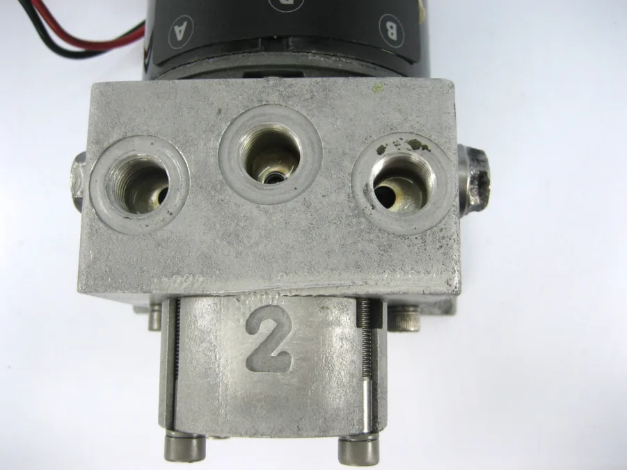 Raymarine 12V Type 2 Hydraulic Reversible Autopilot Pump M81121 - Max ...