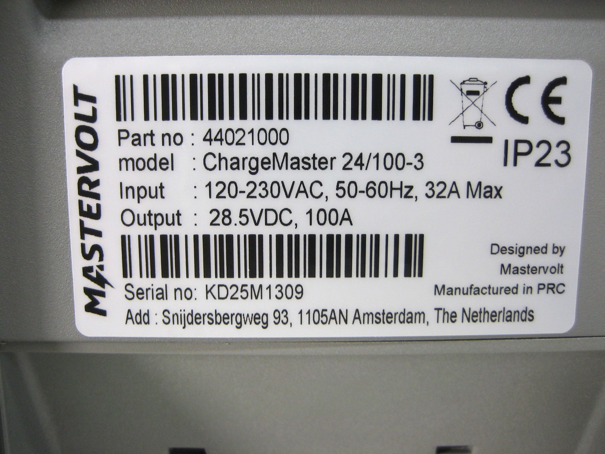 MasterVolt ChargeMaster 44021000 24/100-3 Marine Battery Charger - Max ...