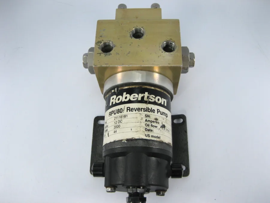 Simrad Robertson RPU80 Reversible Hydraulic Autopilot Pump - Max Marine ...