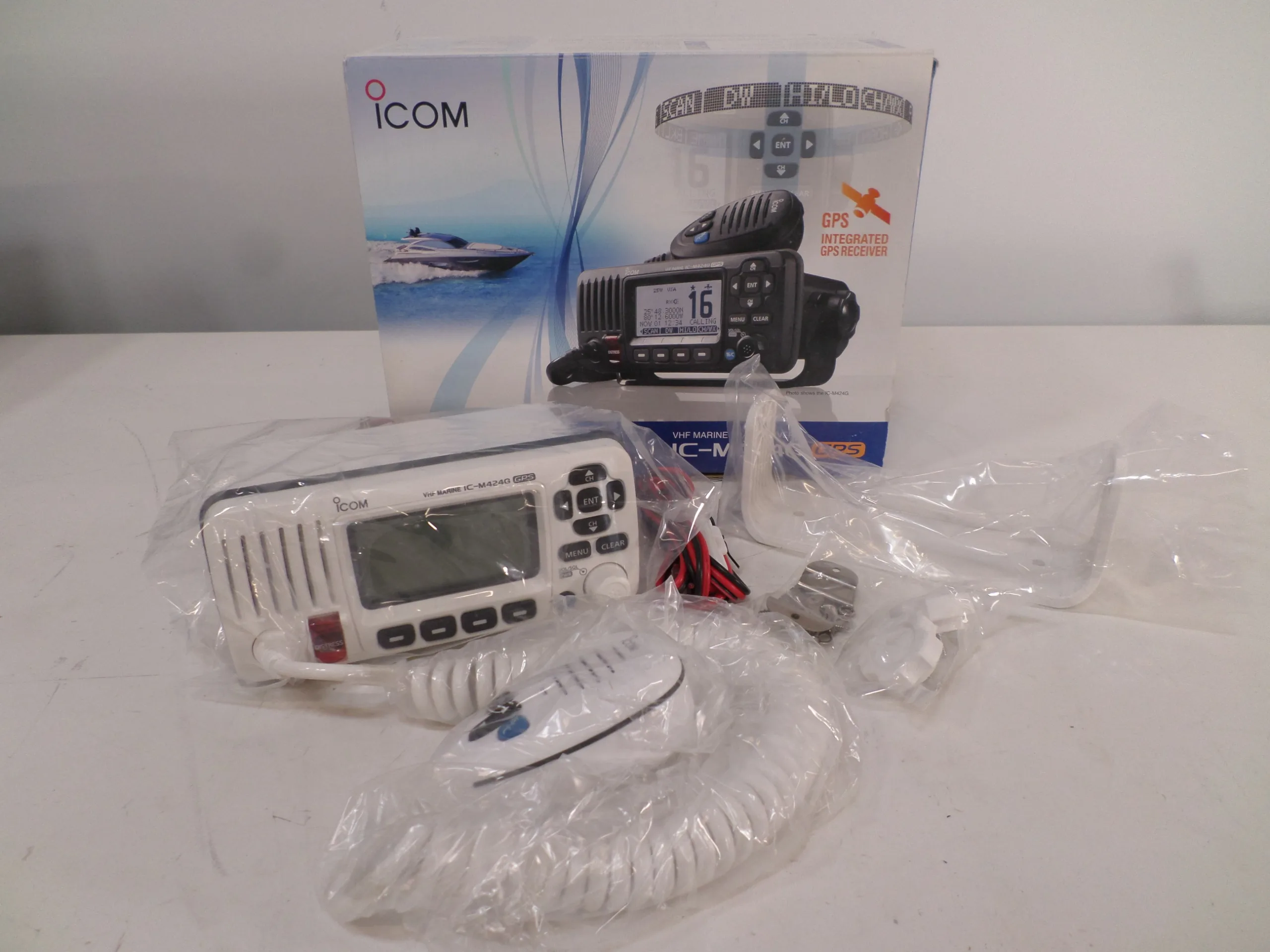 Icom IC-M424G Marine VHF Radio with Built in GPS - New In Box - Max ...