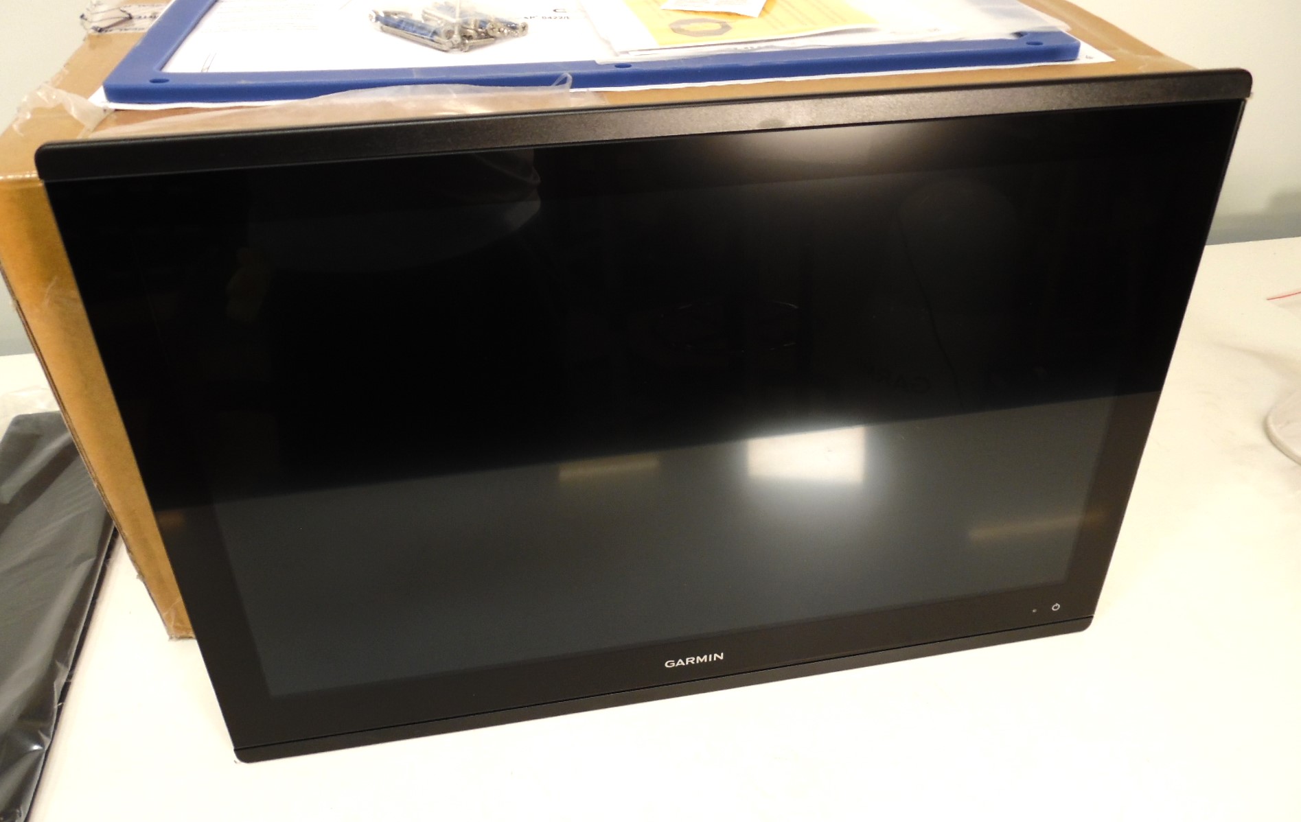 Garmin GPSMAP 8622 22″ MFD (010-01511-50) W/ Accessories -Tested Good ...