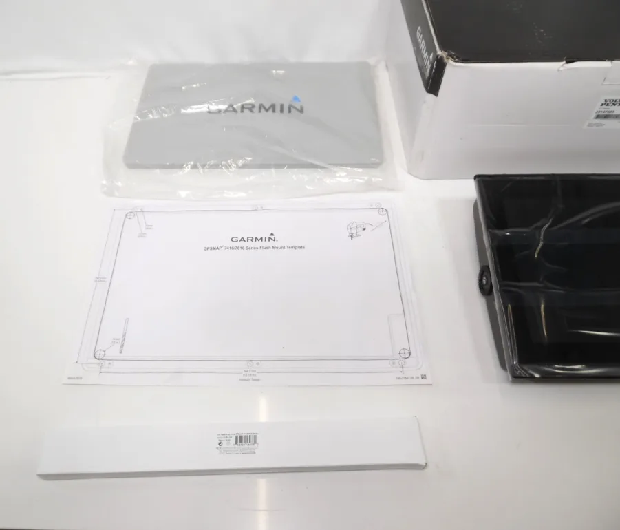 Volvo Penta Glass Helm 16" Display - Garmin 7616 - NEW OLD STOCK W ...