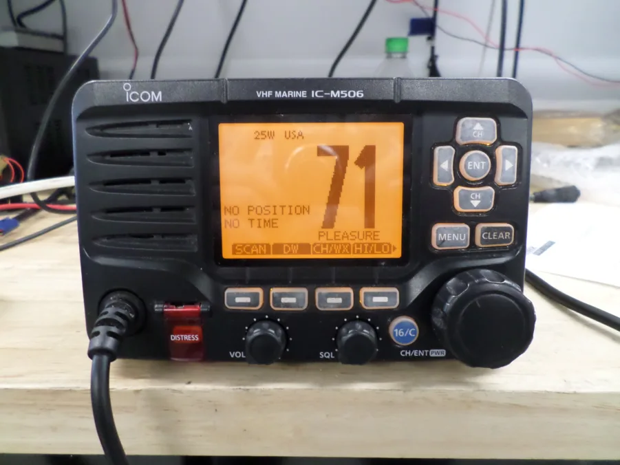 Icom IC-M506 Marine VHF Transceiver with Attached Mic - *Tested* - Max ...