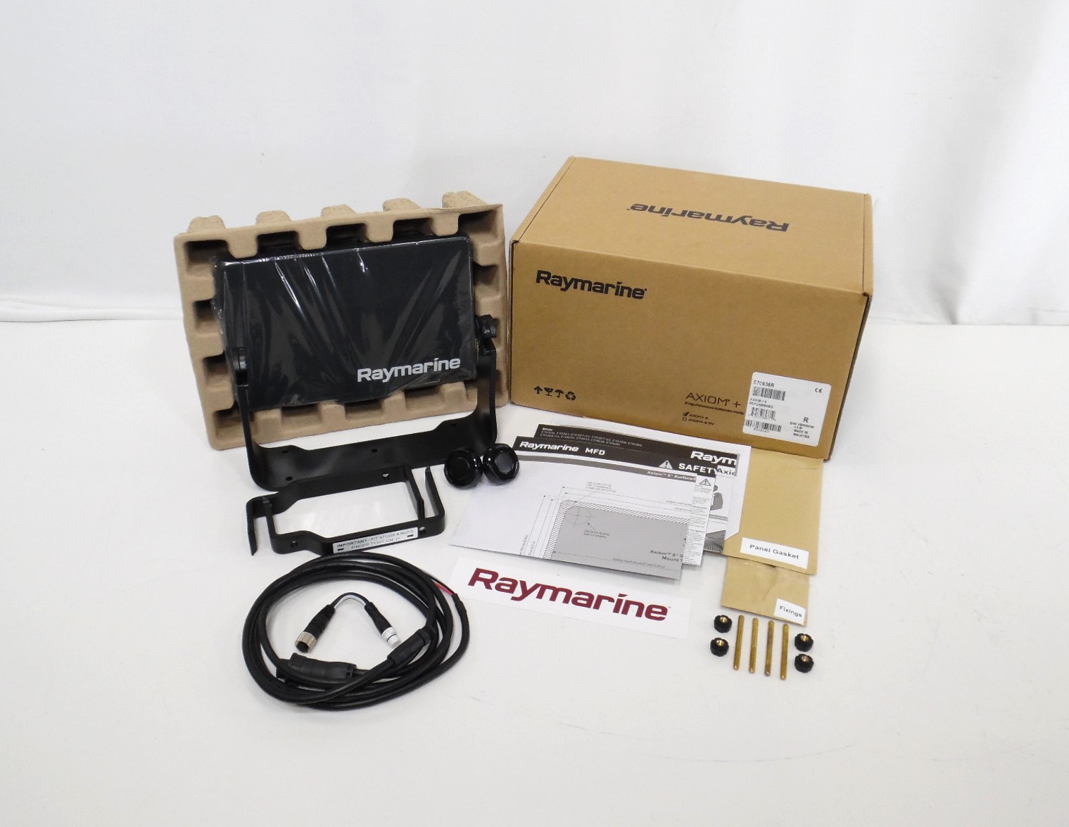 Raymarine Axiom+ Plus 9 Touchscreen Multifunction Display - E70636 ...