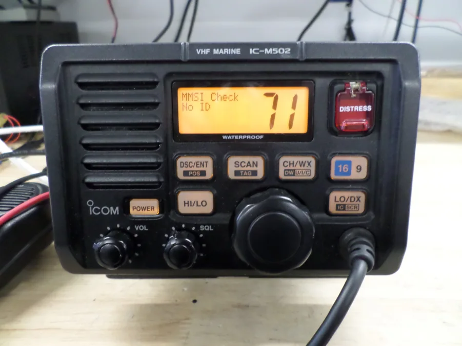 Icom IC-M502 Marine DSC VHF Radio with Attached Mic - Tested - Max ...