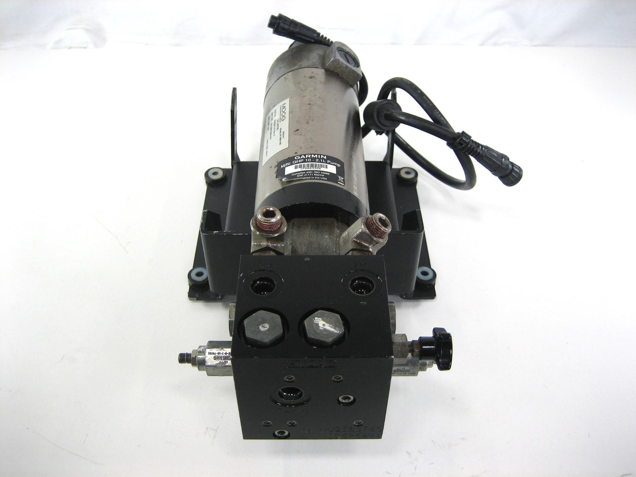 Garmin GHP 10 2.1L 12V Hydraulic Autopilot Pump Refurbished - Max ...