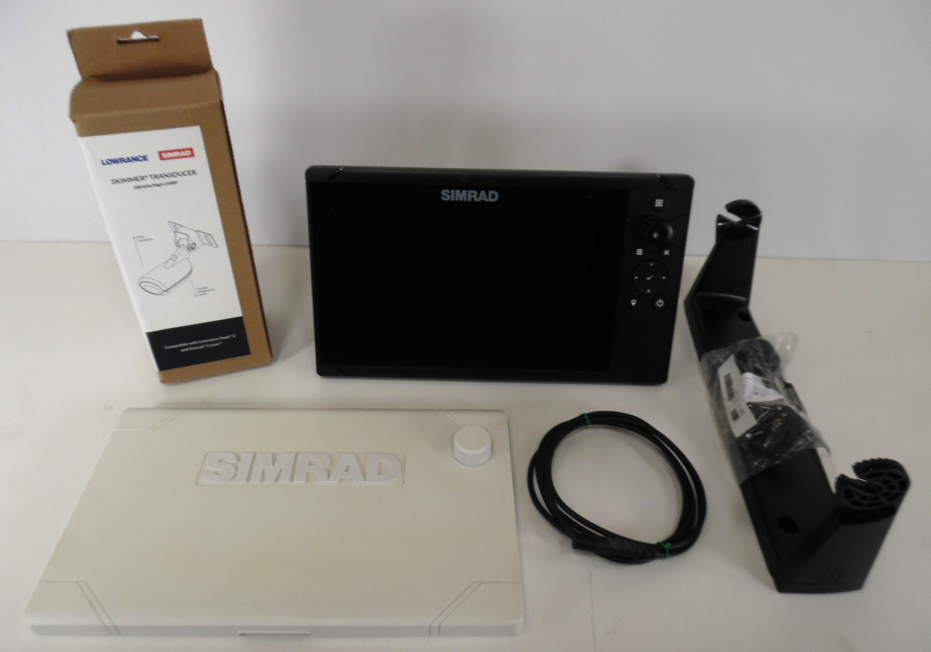 Simrad Cruise 9 With US Coastal map And 83/200 TM Transducer (000-14997 ...