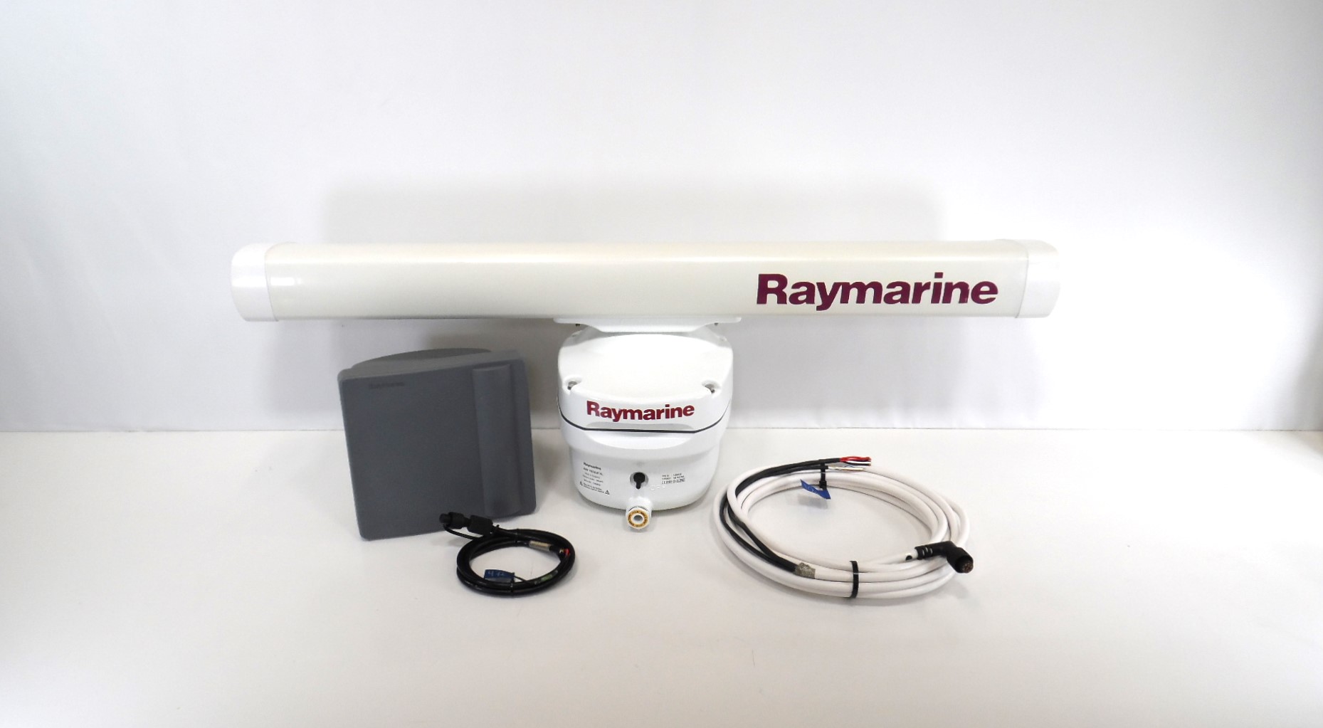 Raymarine 4kW Analog 4'ft. Open Array Radar M92654 w/ Raytheon R80 CRT ...