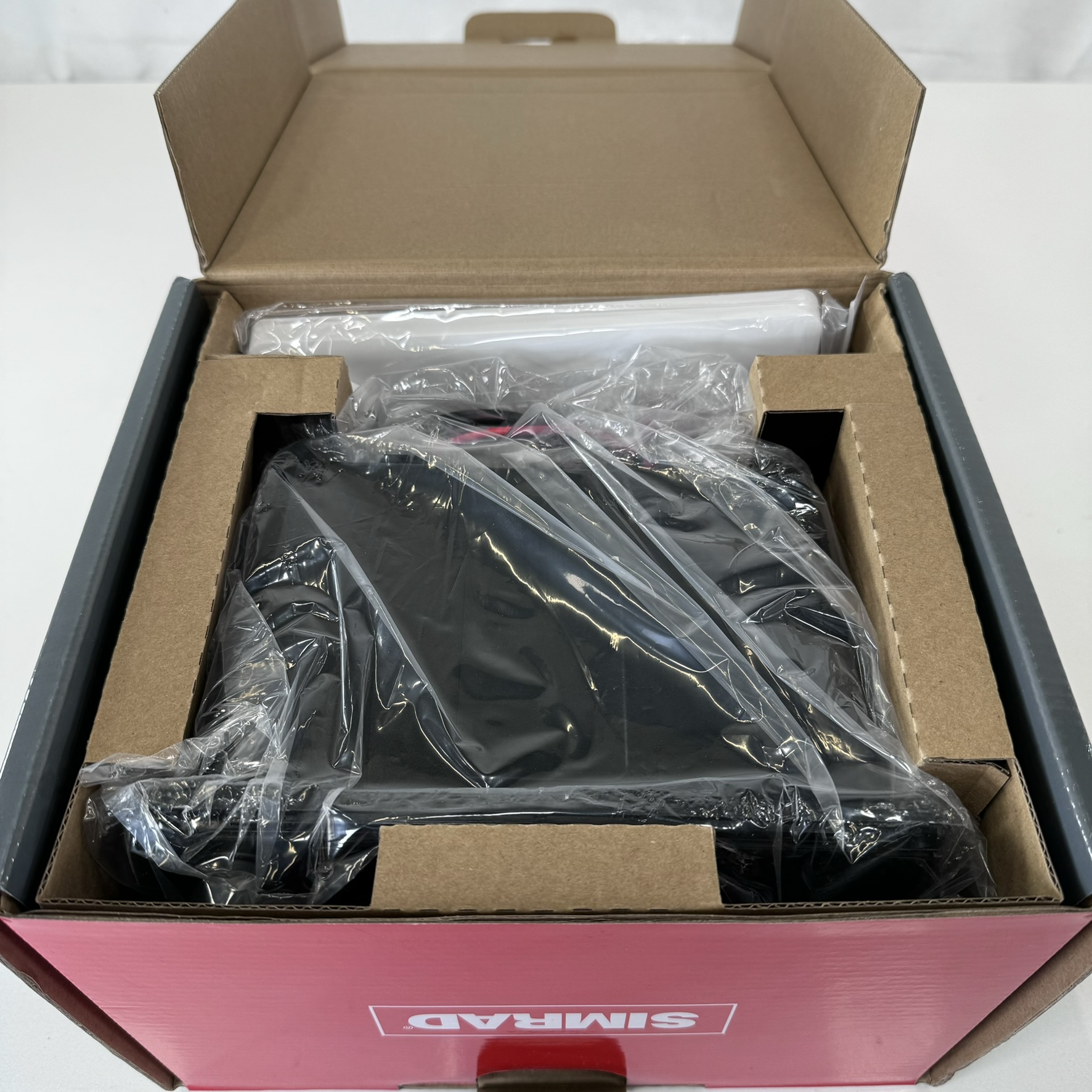 Simrad Navico RS40 AIS Receive Only VHF Radio w/ Bracket - NEW OLD ...