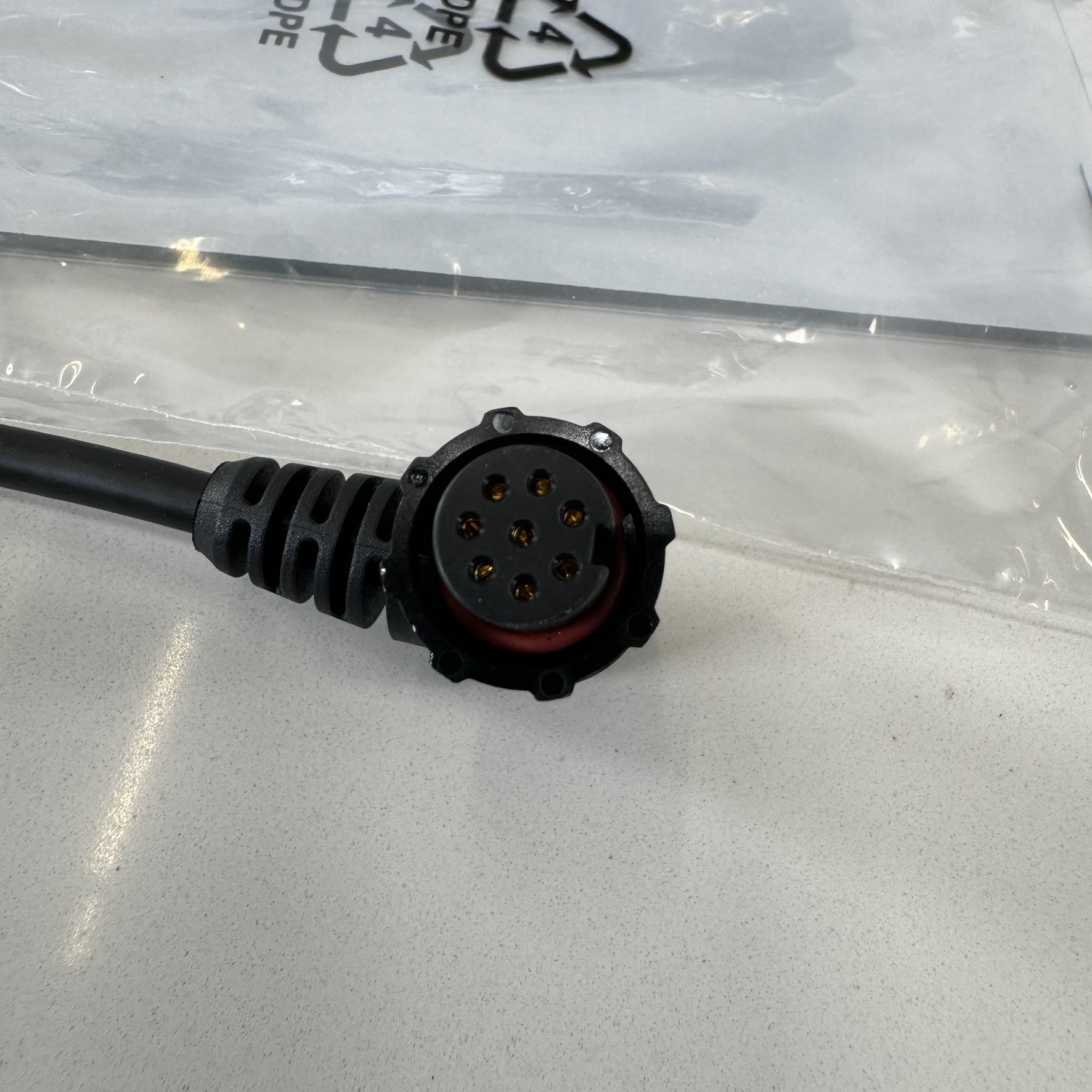 Simrad Navico RS40 AIS Receive Only VHF Radio w/ Bracket - NEW OLD ...