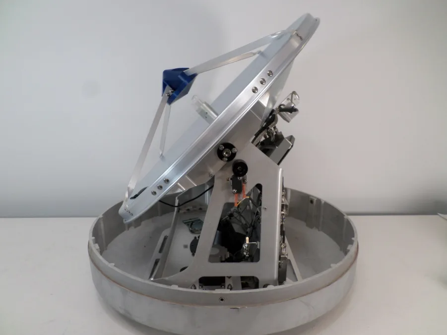 KVH TracVision UHD7 Complete 24" Marine System for DirectTV - Fully ...