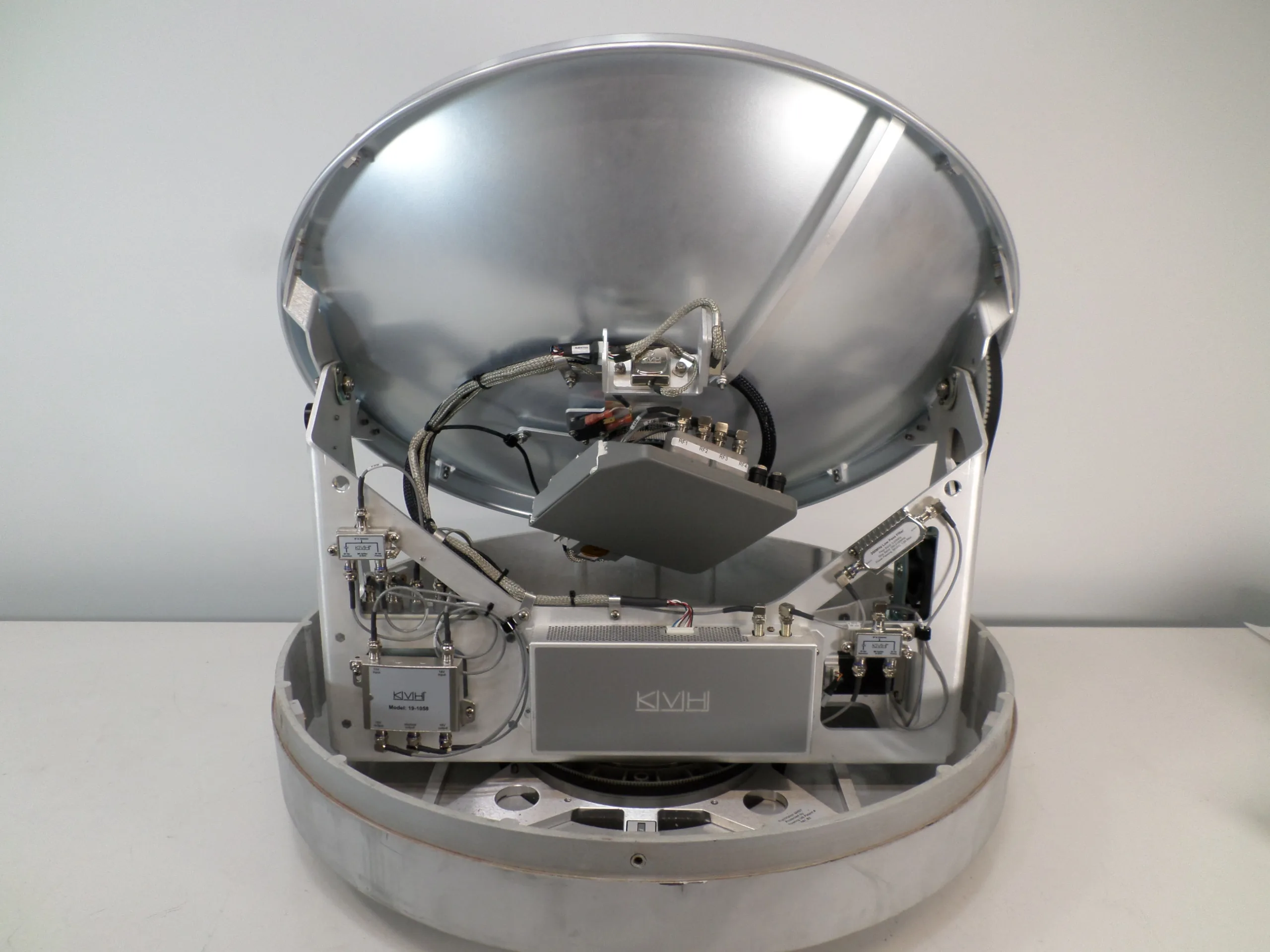 KVH TracVision UHD7 Complete 24" Marine System for DirectTV - Fully ...