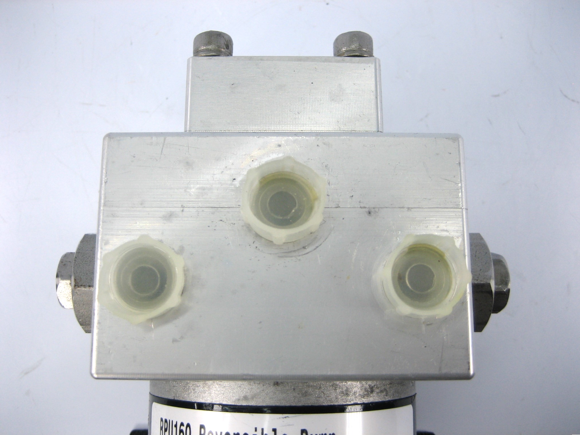 Simrad RPU160 12V Reversible Hydraulic Autopilot Pump - Max Marine ...