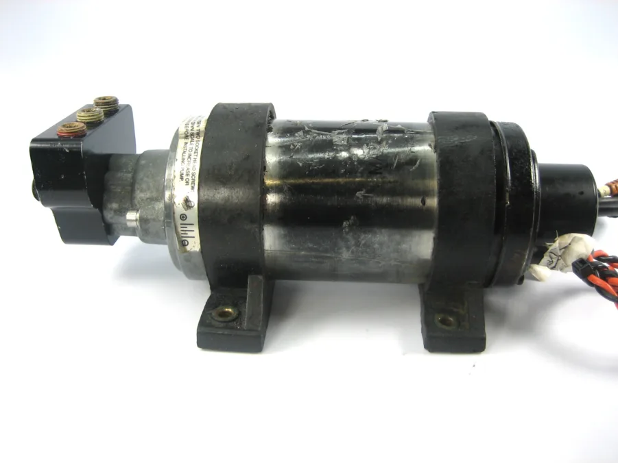 Garmin GHP10 12V 1.2L Hydraulic Reversible Autopilot Pump - Max Marine ...