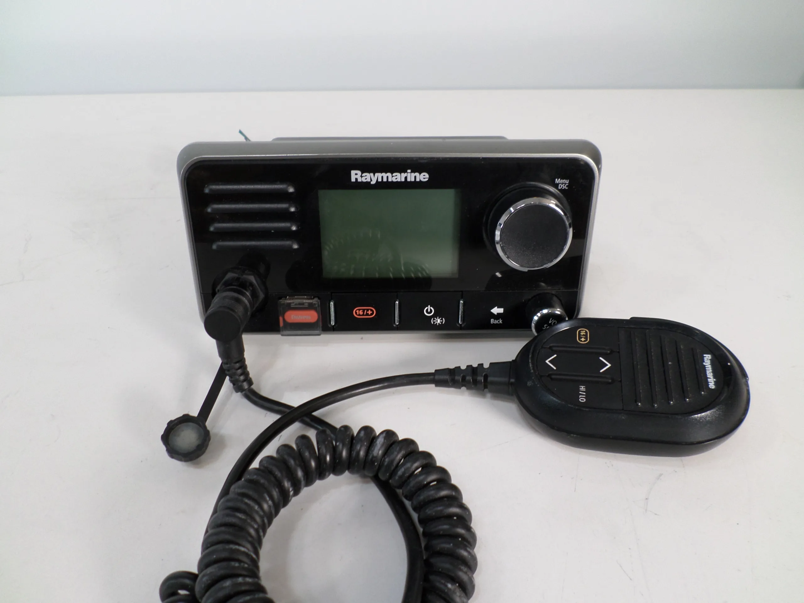 Raymarine RAY70 E70251 Marine VHF Radio with Integrated AIS Receiver ...