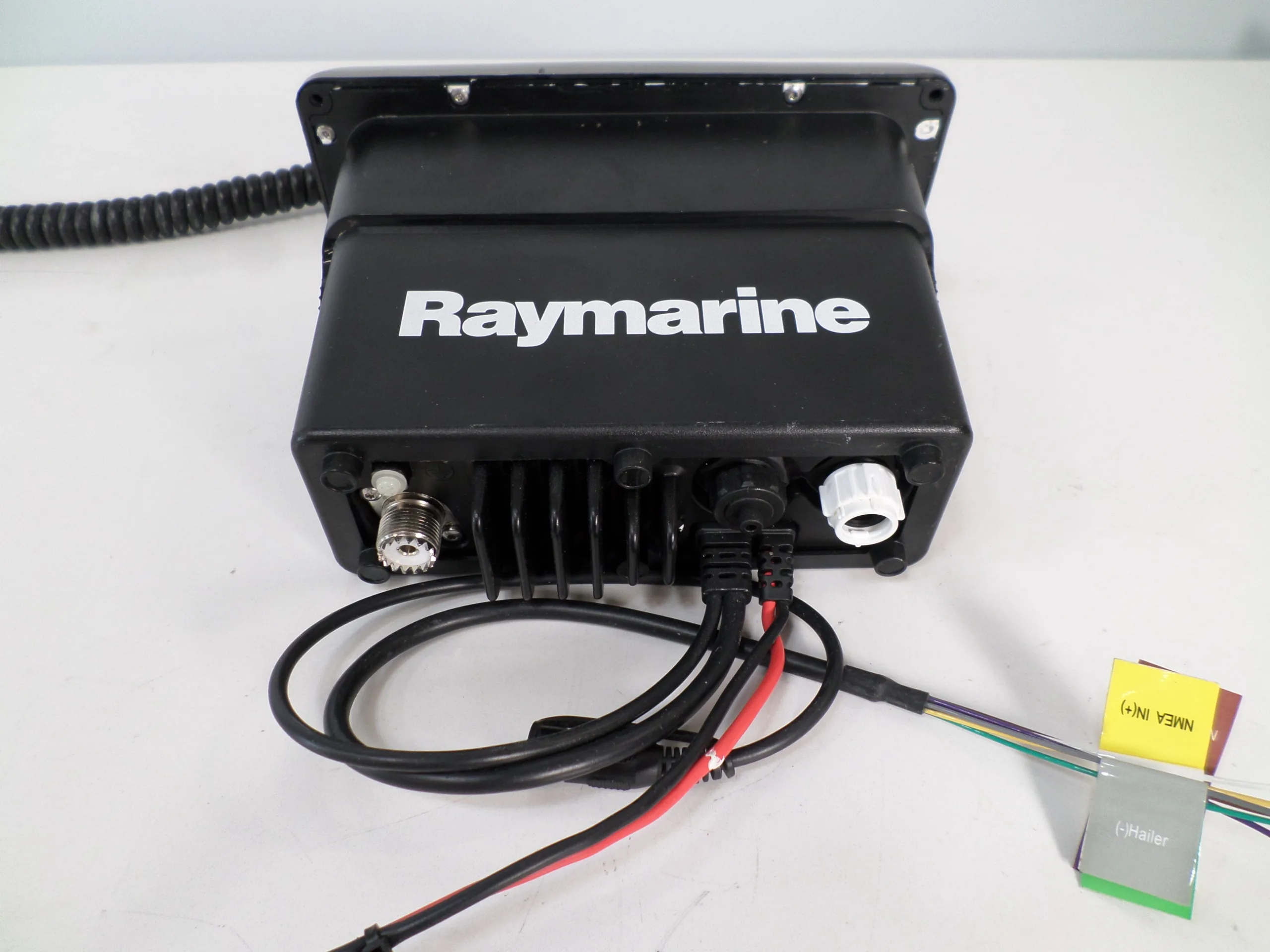 Raymarine RAY70 E70251 Marine VHF Radio with Integrated AIS Receiver ...