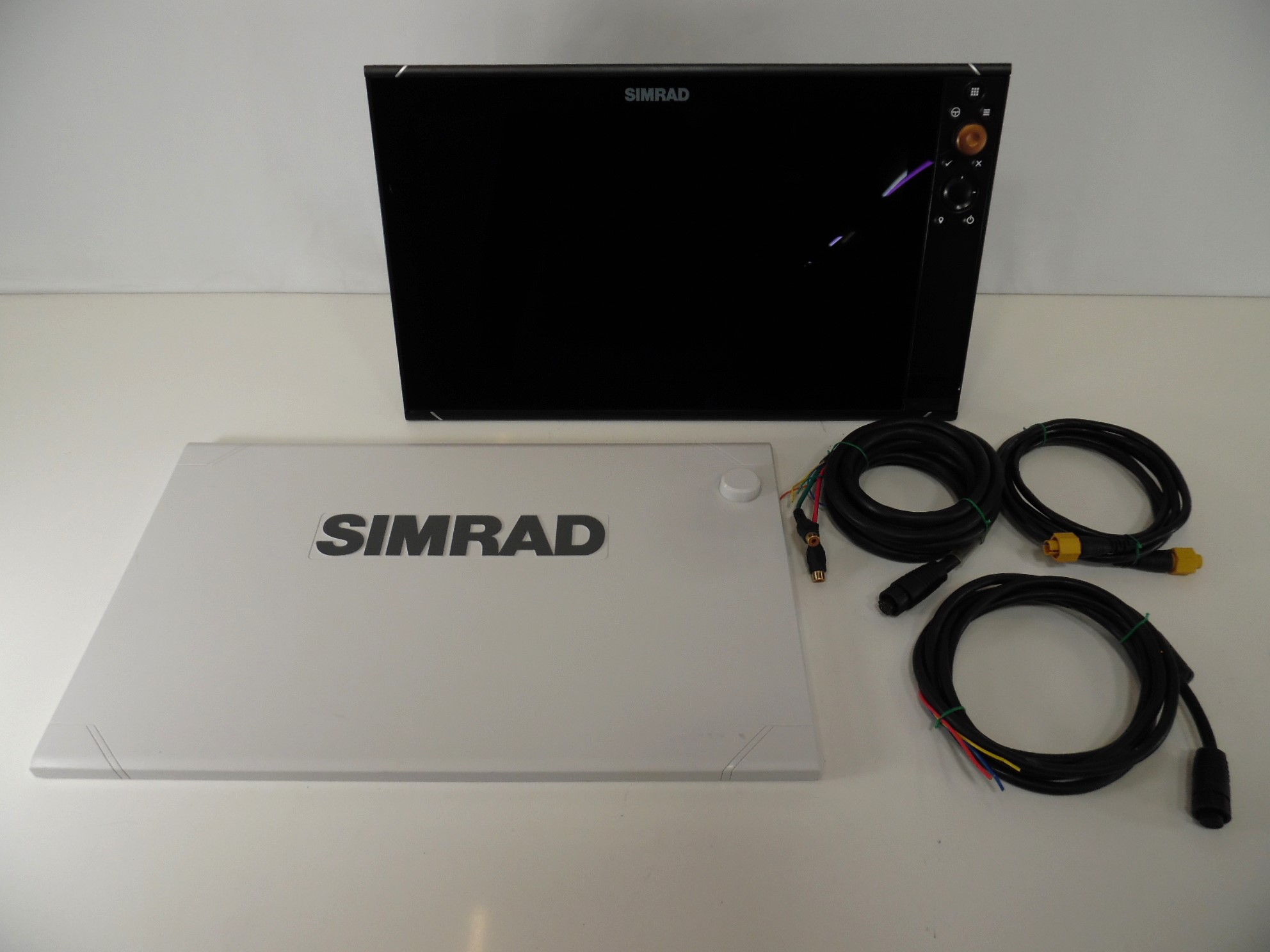 Simrad NSS16 Evo3 16″ Touchscreen MFD Chartplotter W Suncover (Tested ...