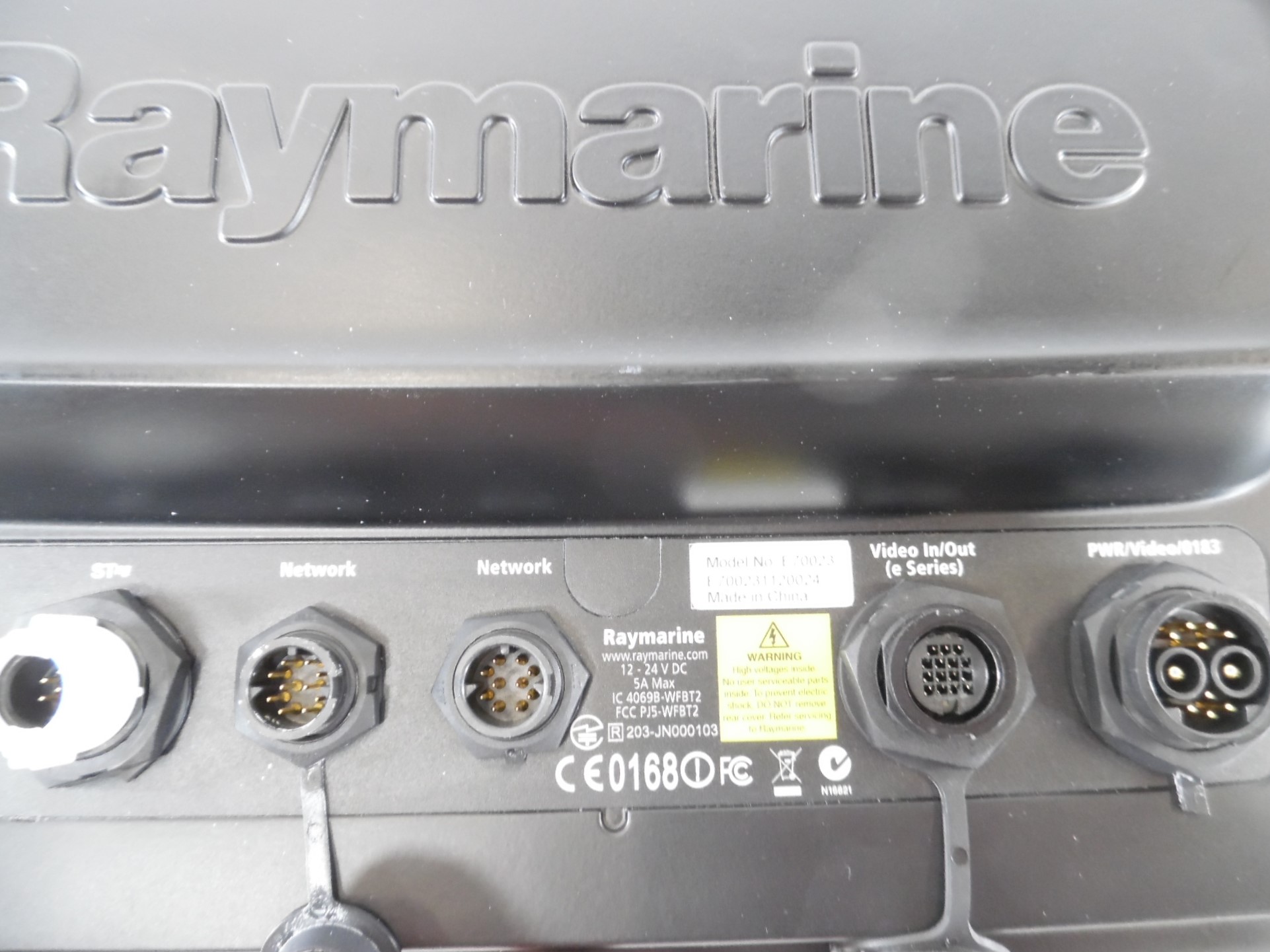 Raymarine e125 12.1" HybridTouch MFD w/Sun Cover *Internal GPS ...