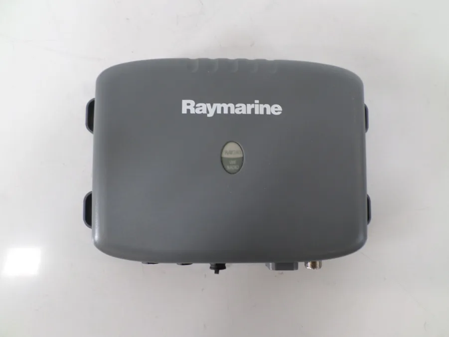 Raymarine RAY240 Marine VHF Transceiver *Unit Model* No. R49129 - Max ...