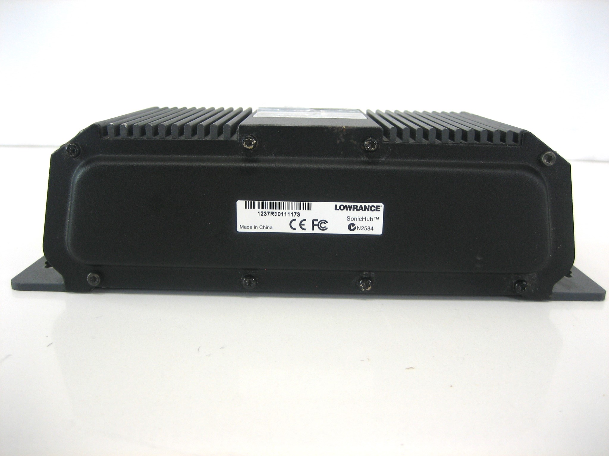 Simrad SonicHub Marine Audio Server With Fusion MS-BT100 - Max Marine ...