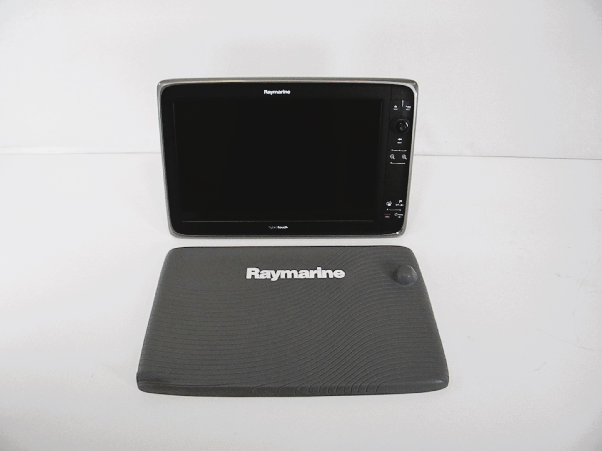 Raymarine e165 15.4" HybridTouch Multifunction Display w/ Sun Cover ...