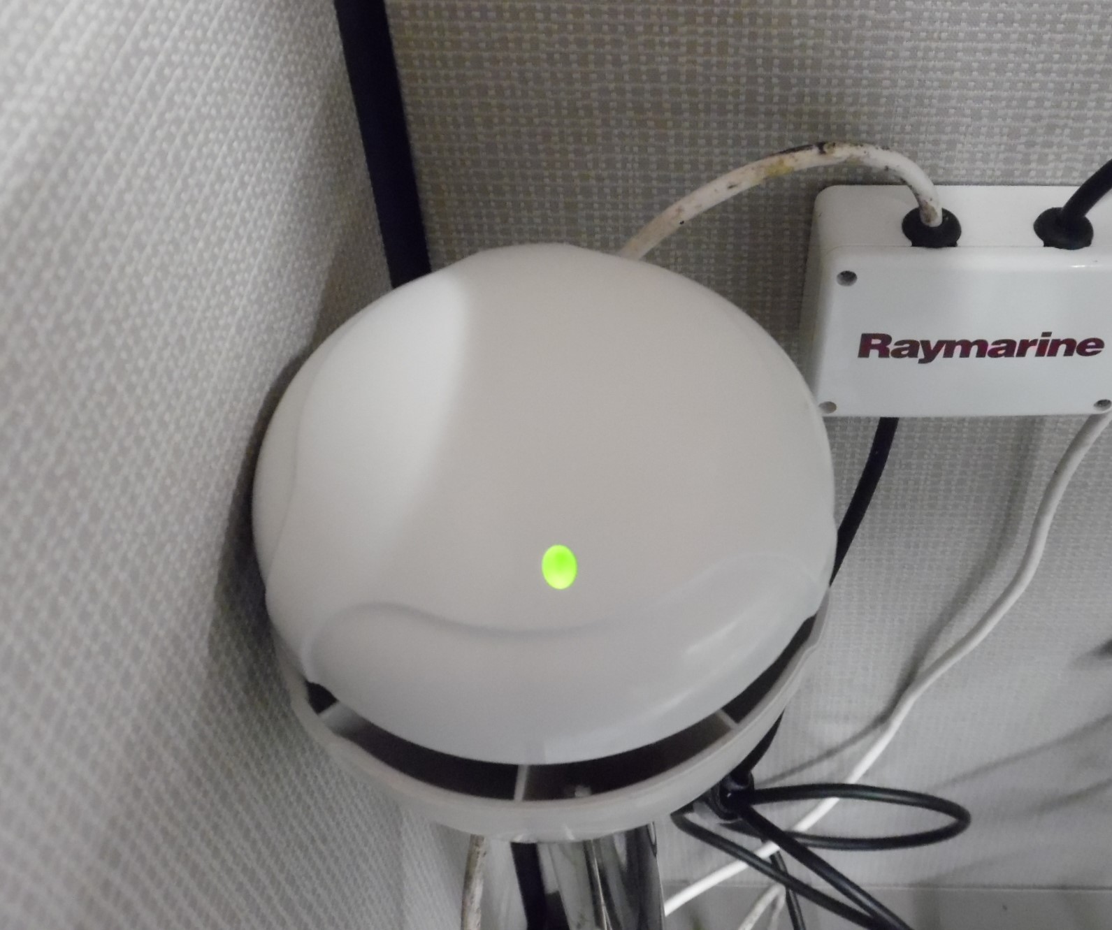 Raymarine Raystar 125 GPS Antenna with Accessories / NEW Battery ...