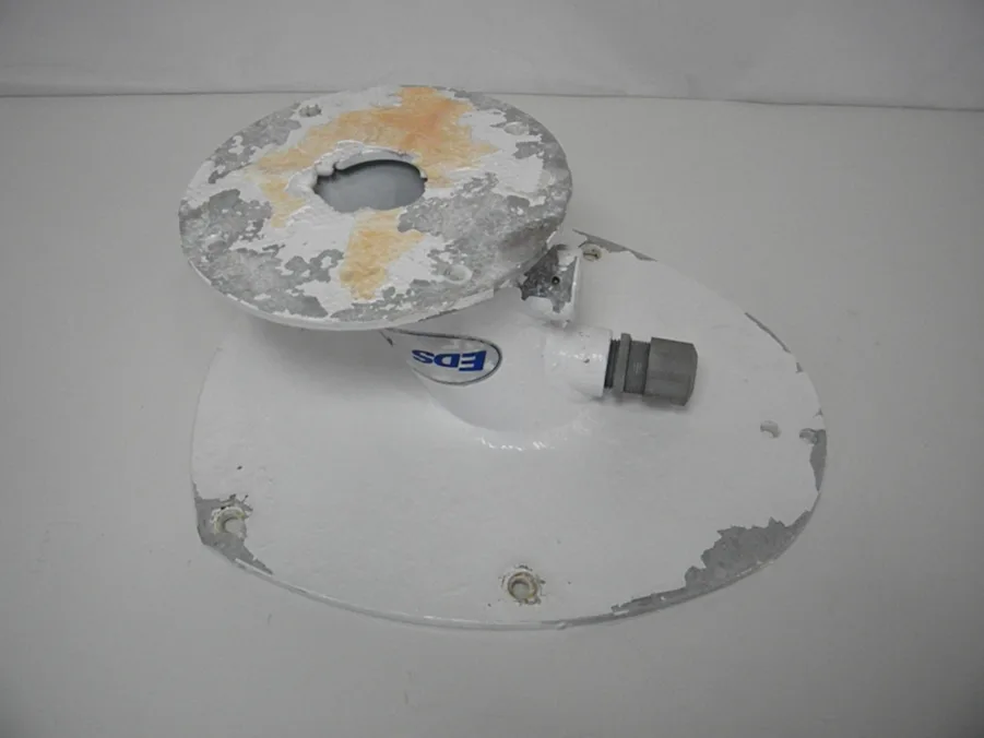 Edson 5" Aft Leaning 4.5 Deg. Forward Tilt Radar Mount for Raymarine 18 ...